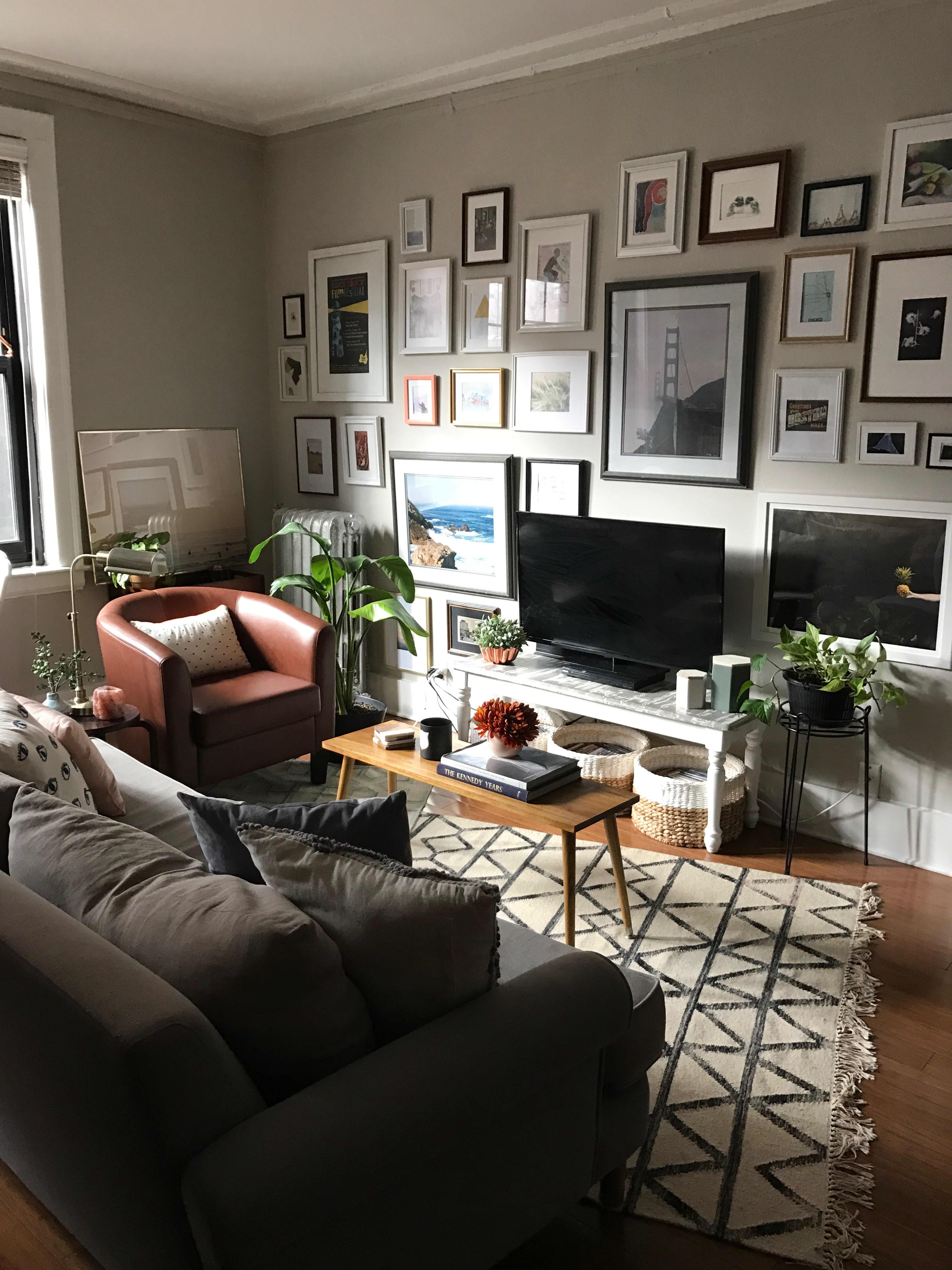 A Smart Layout Makes This Studio Feel Big and Bright | Apartment Therapy