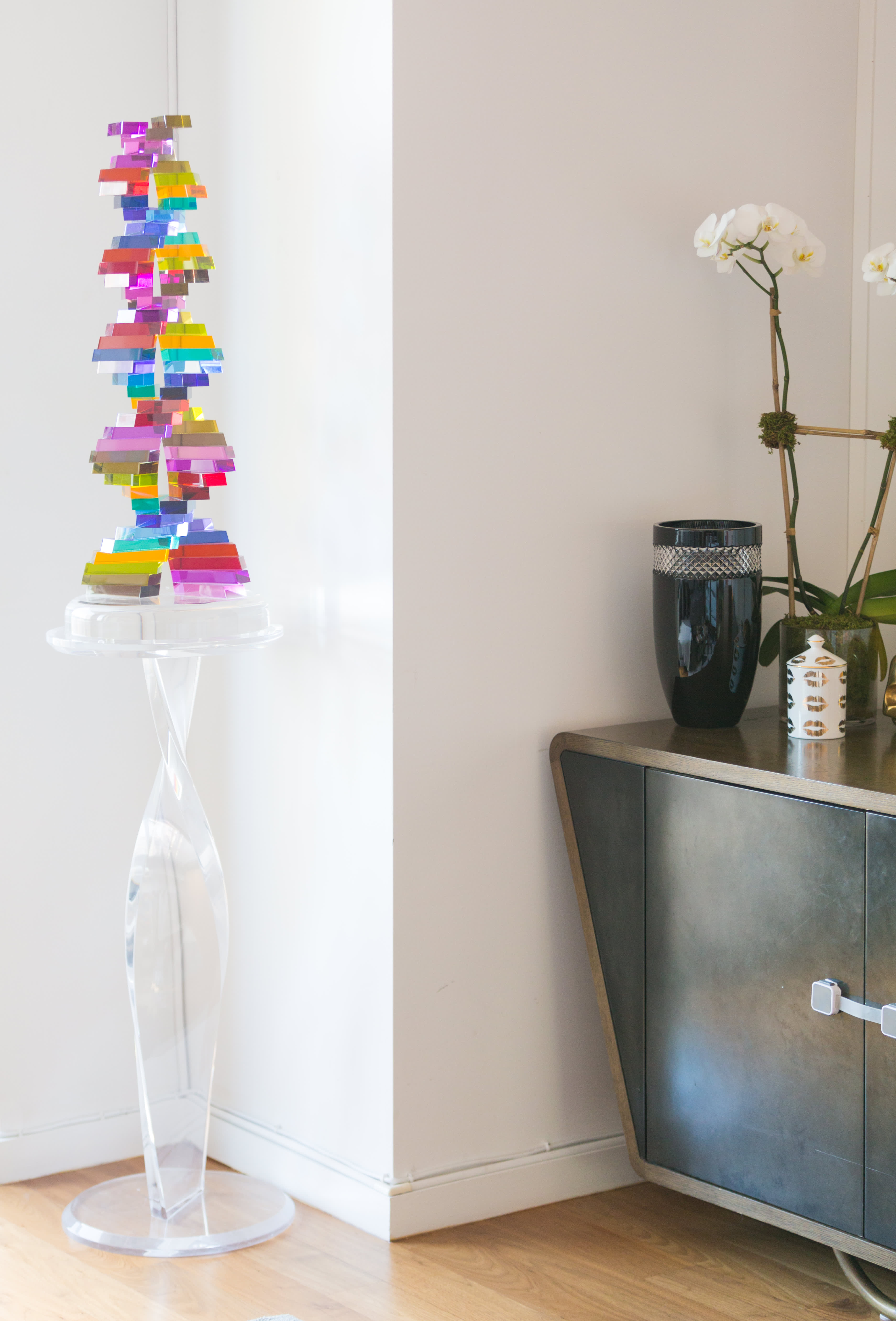 House Tour: Artist Elizabeth Sutton's Glam NYC Rental | Apartment Therapy