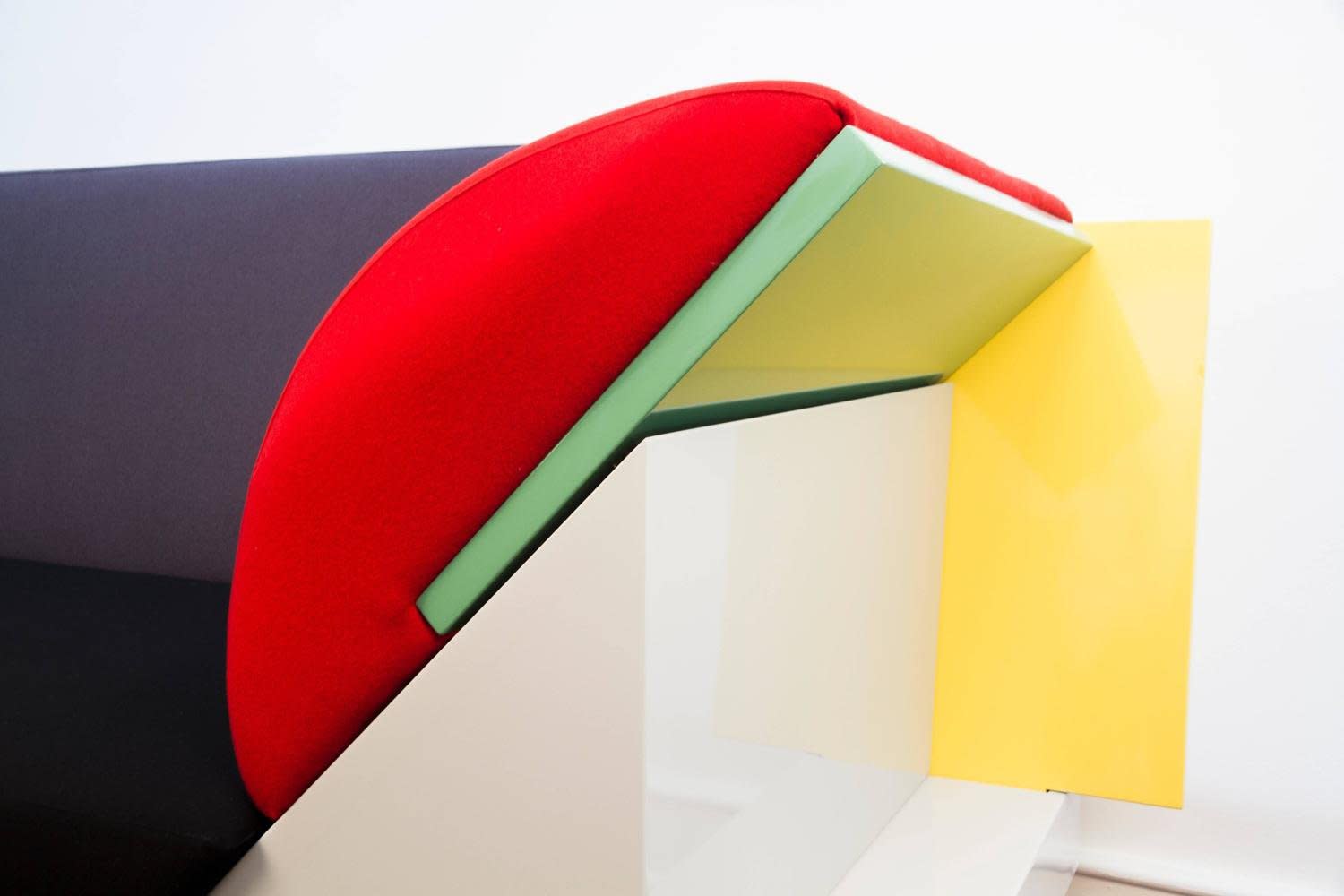 A Brief History of Memphis, The Design Group that Defined the Look of ...