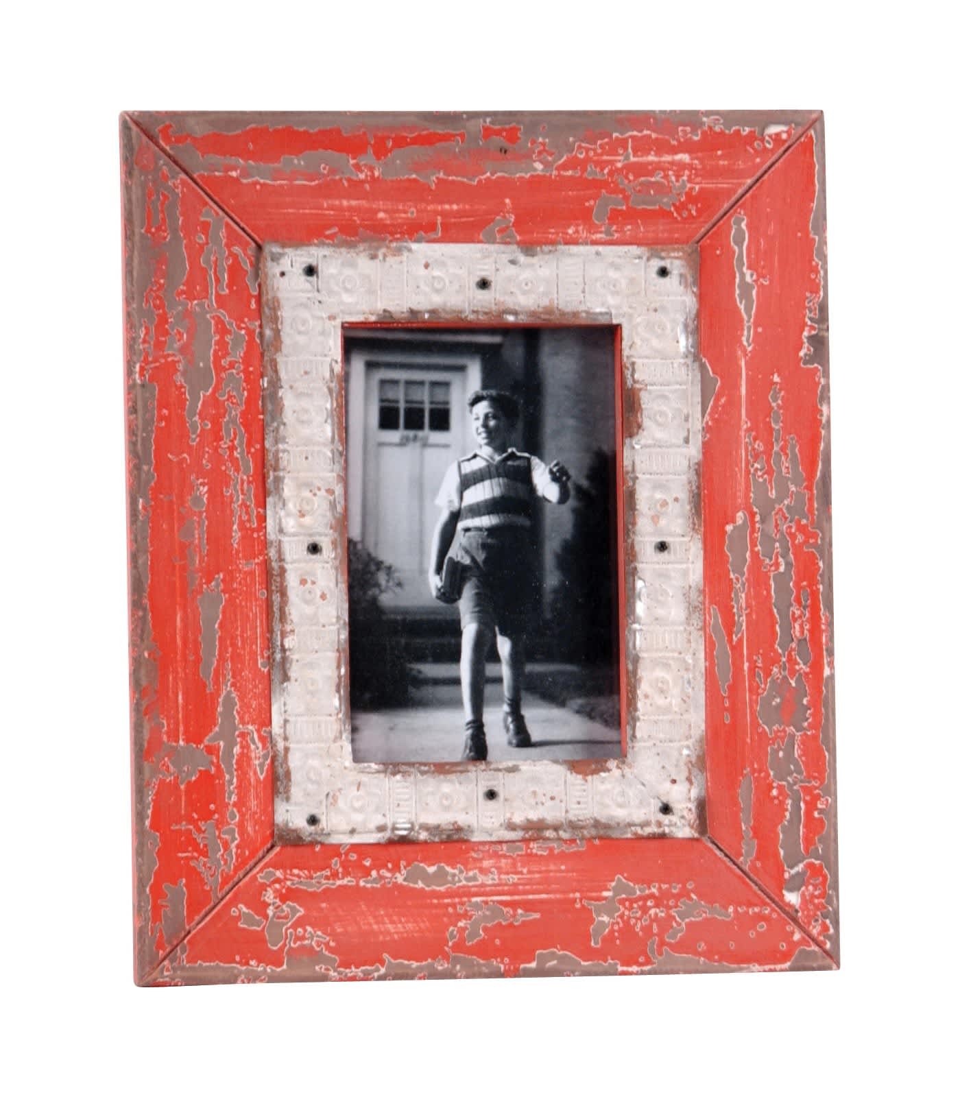 Under $50: 15 Bold & Unusual Frames for a Gallery Wall | Apartment Therapy