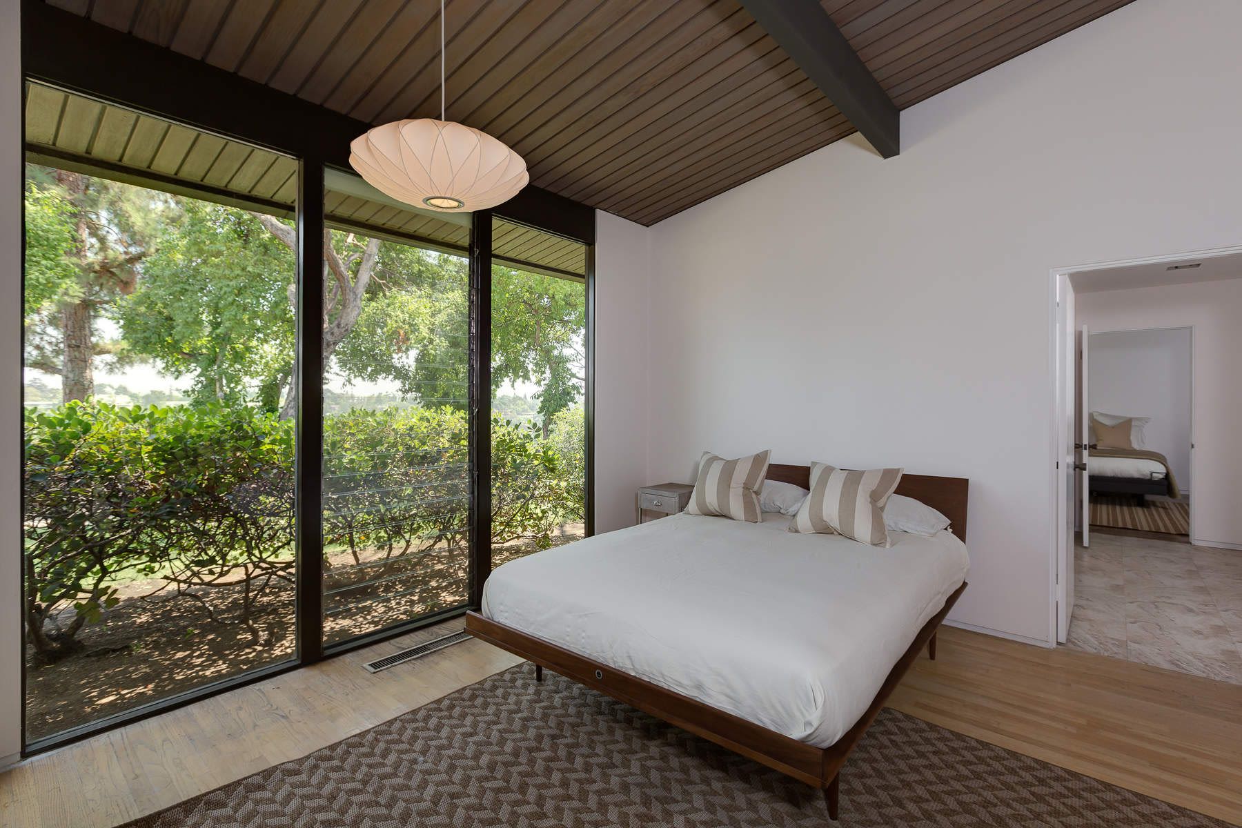 Meryl Streep New Pasadena Mid-Century Home Photos | Apartment Therapy