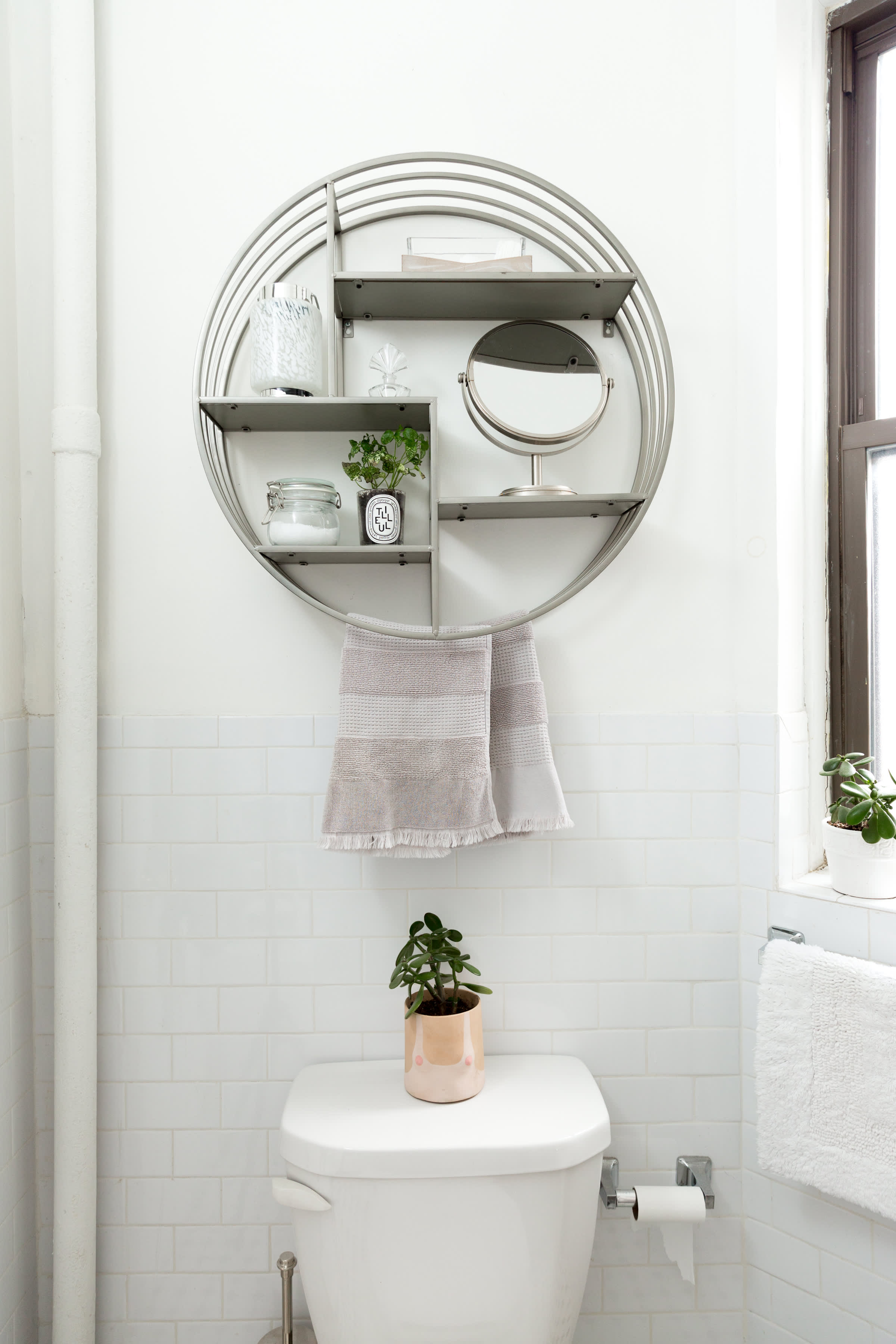 A Super Small 375-Square-Foot Studio Is Masterfully Arranged ...