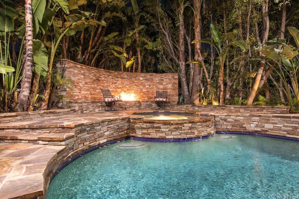 Tupac’s $2.6 Million Los Angeles Mansion Is For Sale | Apartment Therapy