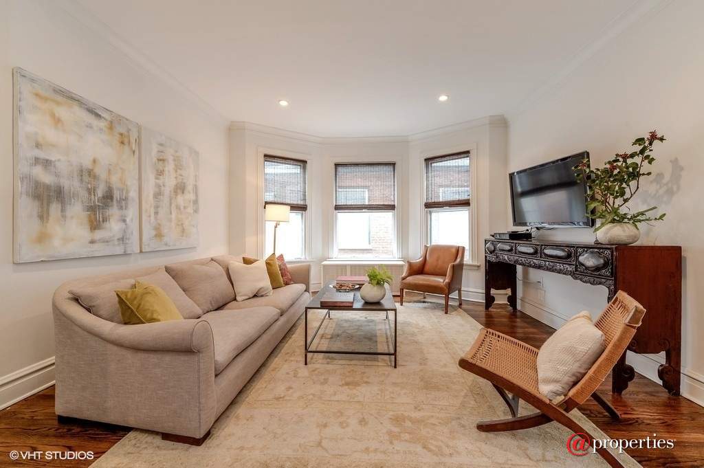 A Lovingly Restored Early 20th-Century Family Home in Chicago ...
