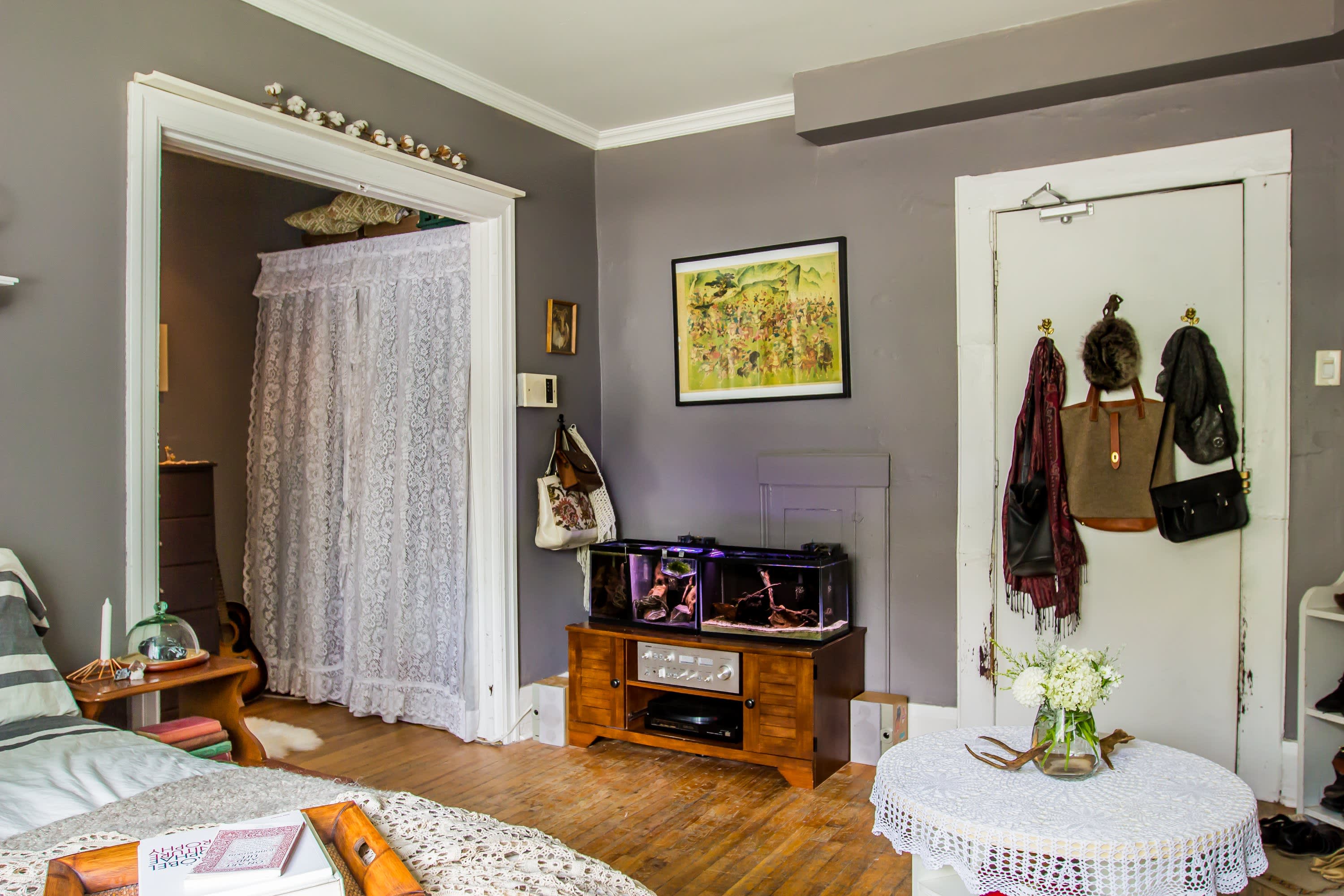 House Tour: An Old-fashioned Tiny Toronto Apartment | Apartment Therapy