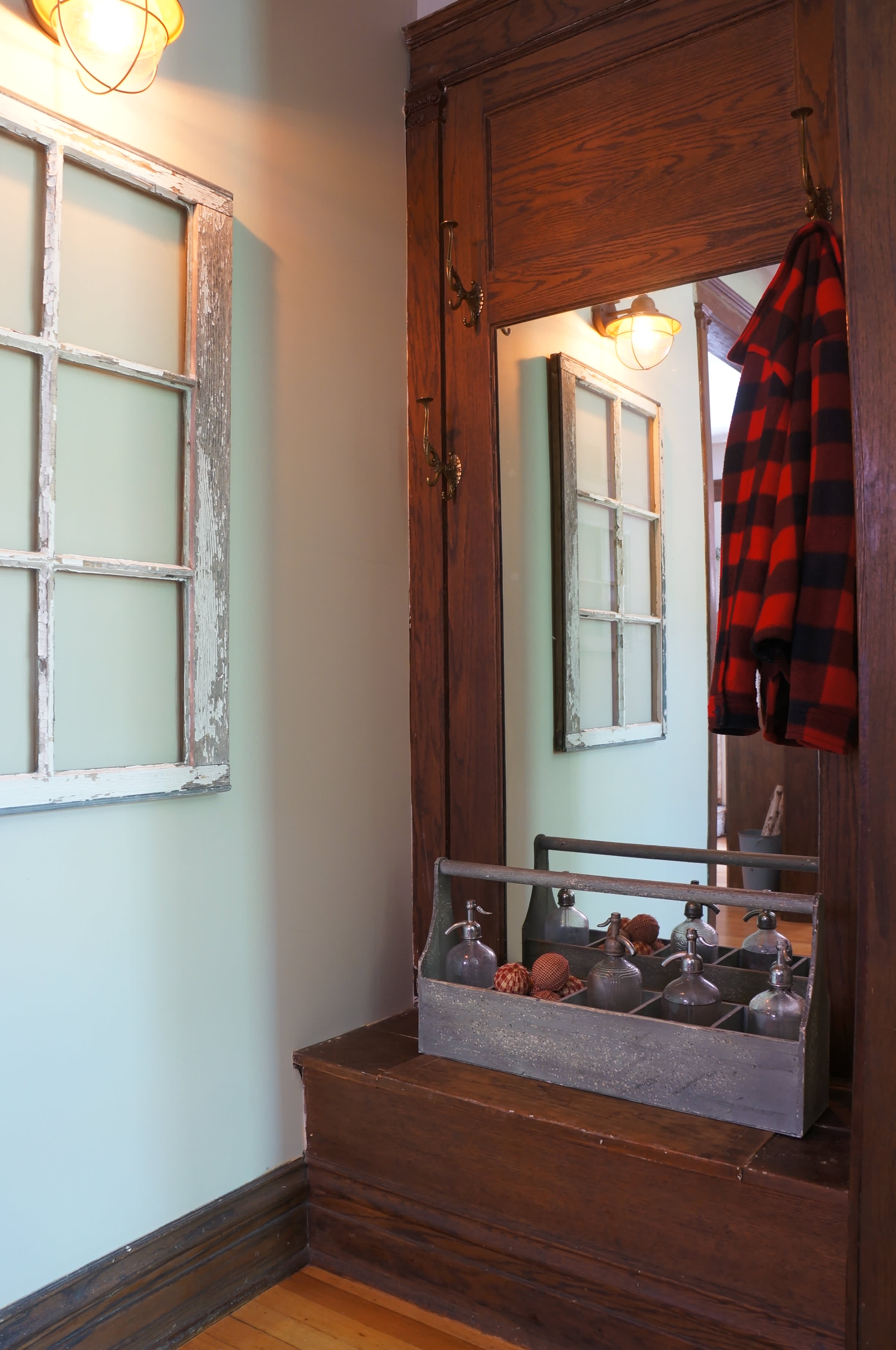 House Tour: Cozy Farmhouse Style, Evolved | Apartment Therapy