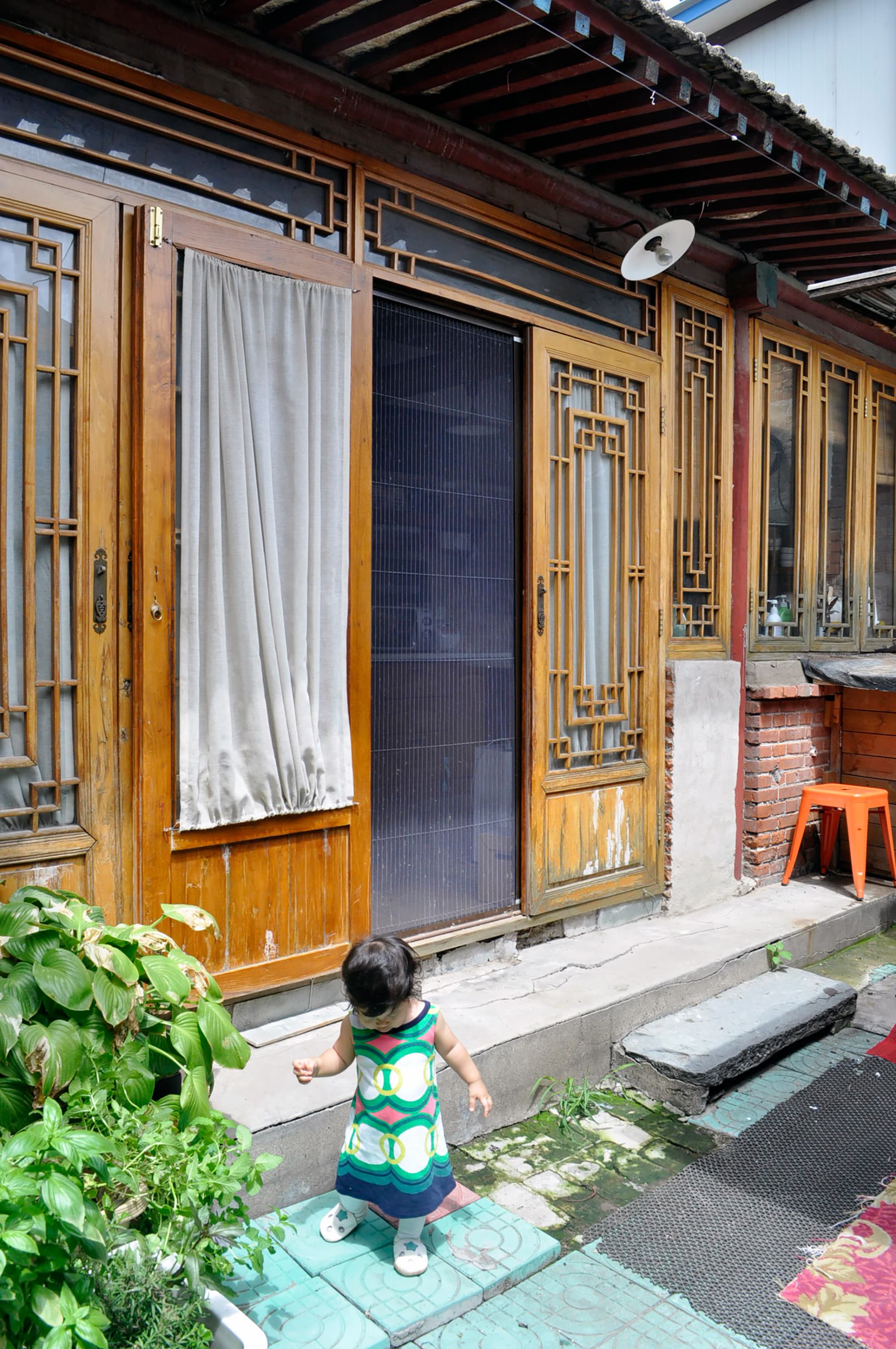 House Tour: A Contemporary and Classic Chinese Home | Apartment Therapy