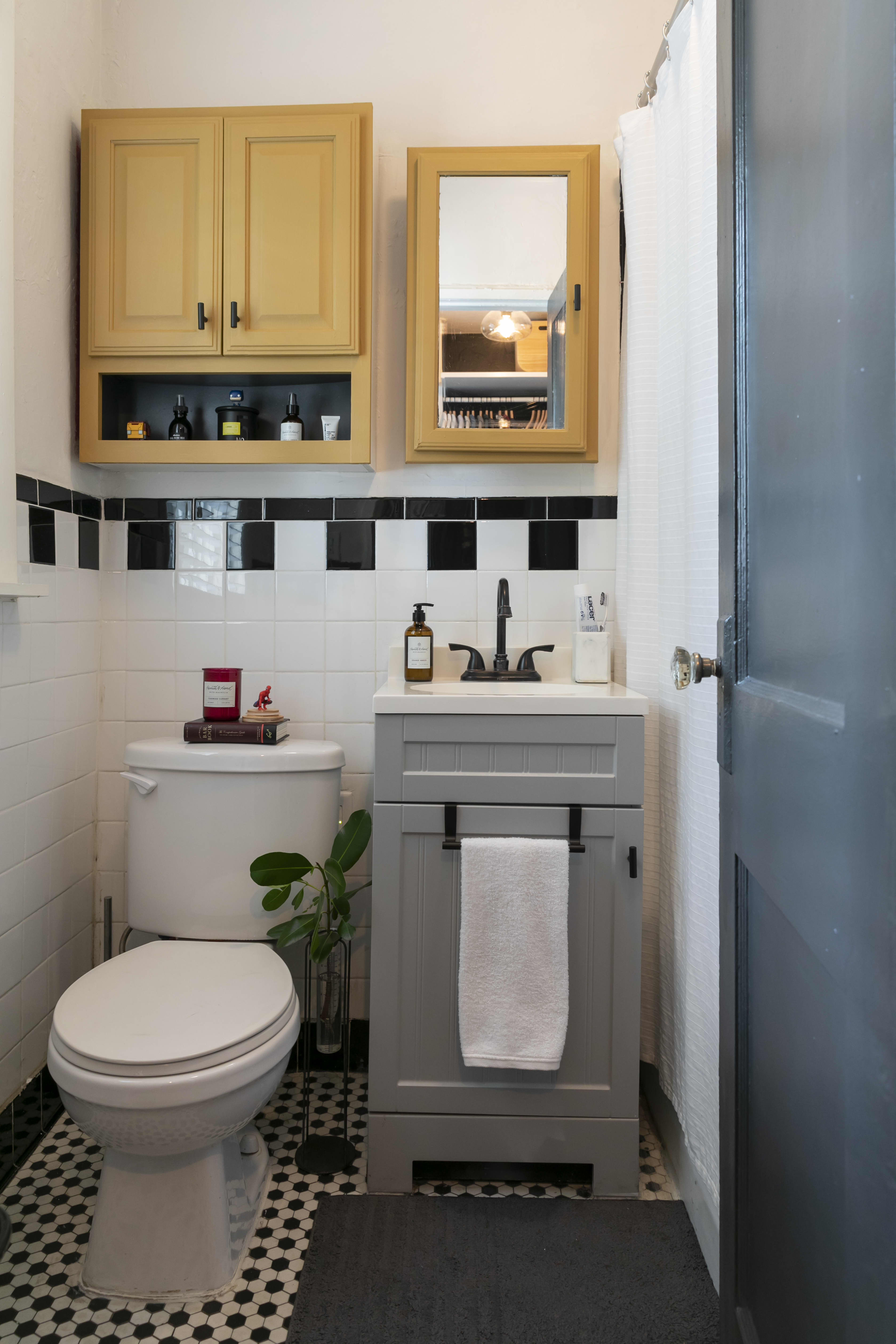 Small Space Design Solutions in a Tiny Studio Apartment | Apartment Therapy