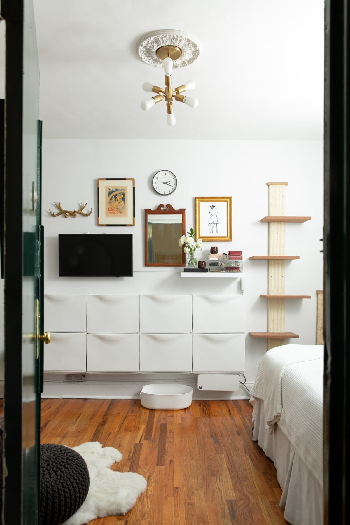 Small Studio Apartment Organizing Advice and Ideas | Apartment Therapy