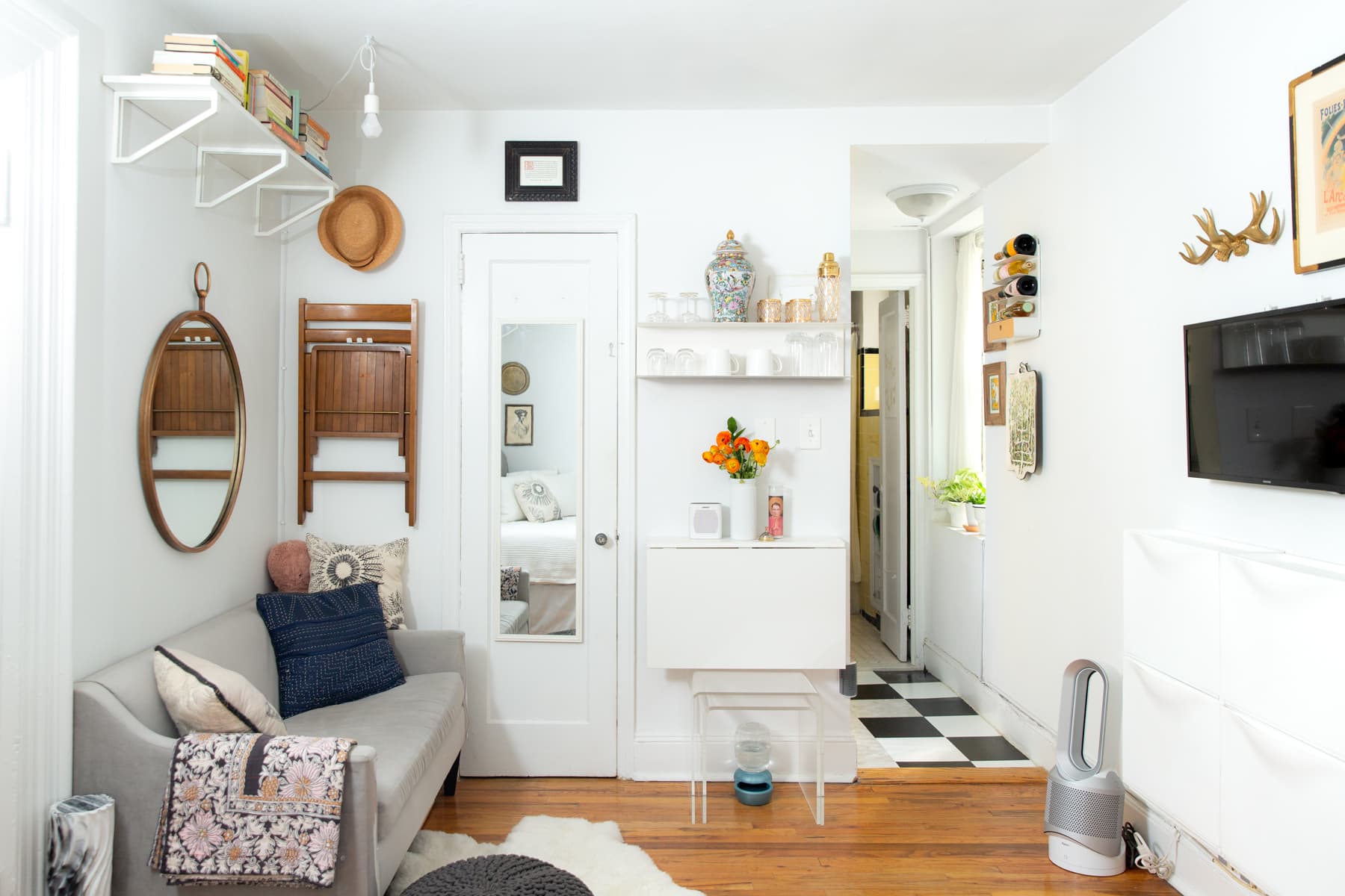 Small Studio Apartment Organizing Advice and Ideas | Apartment Therapy