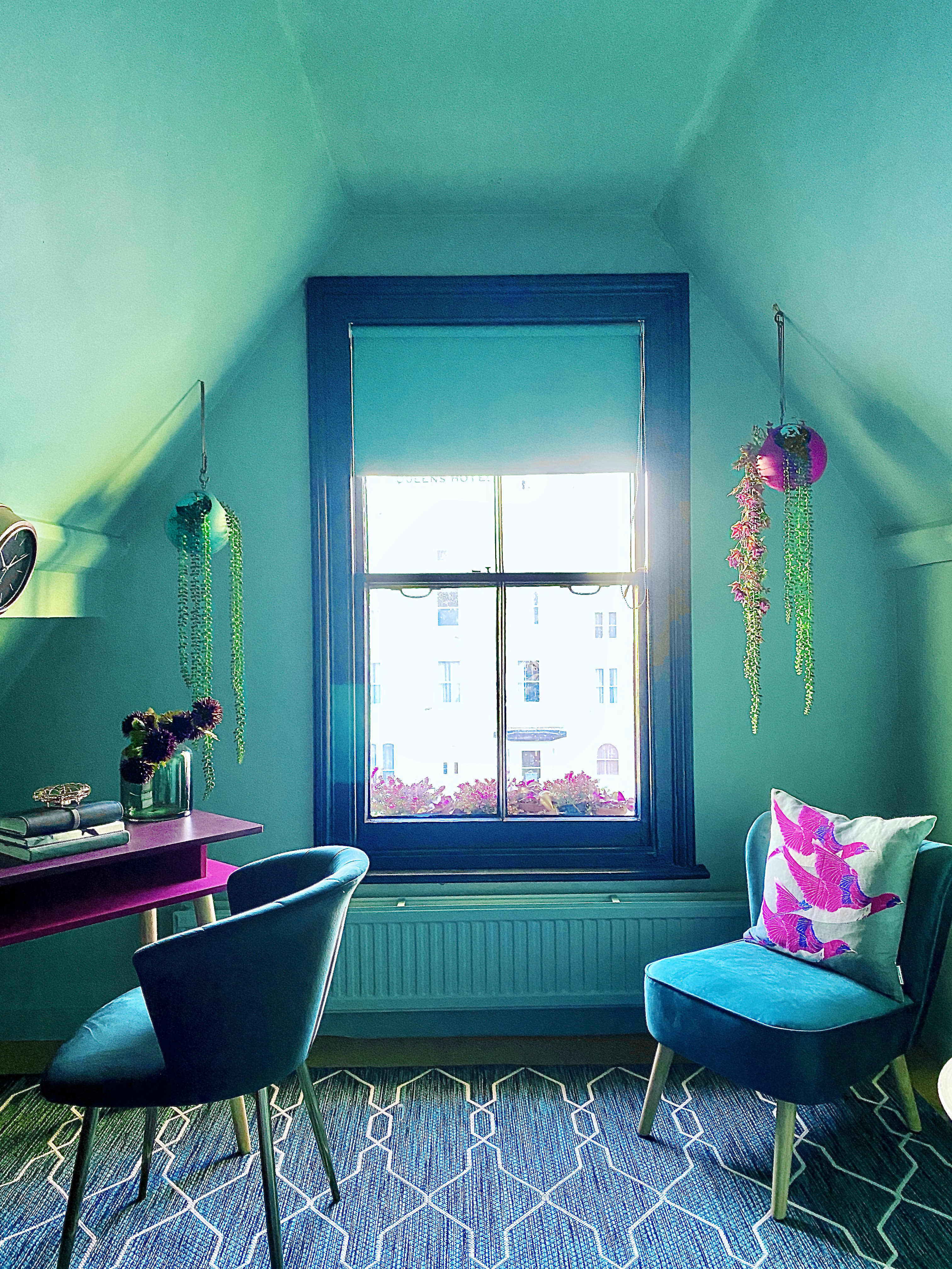 Anna Jacobs Colorful Rental UK Apartment Photos | Apartment Therapy