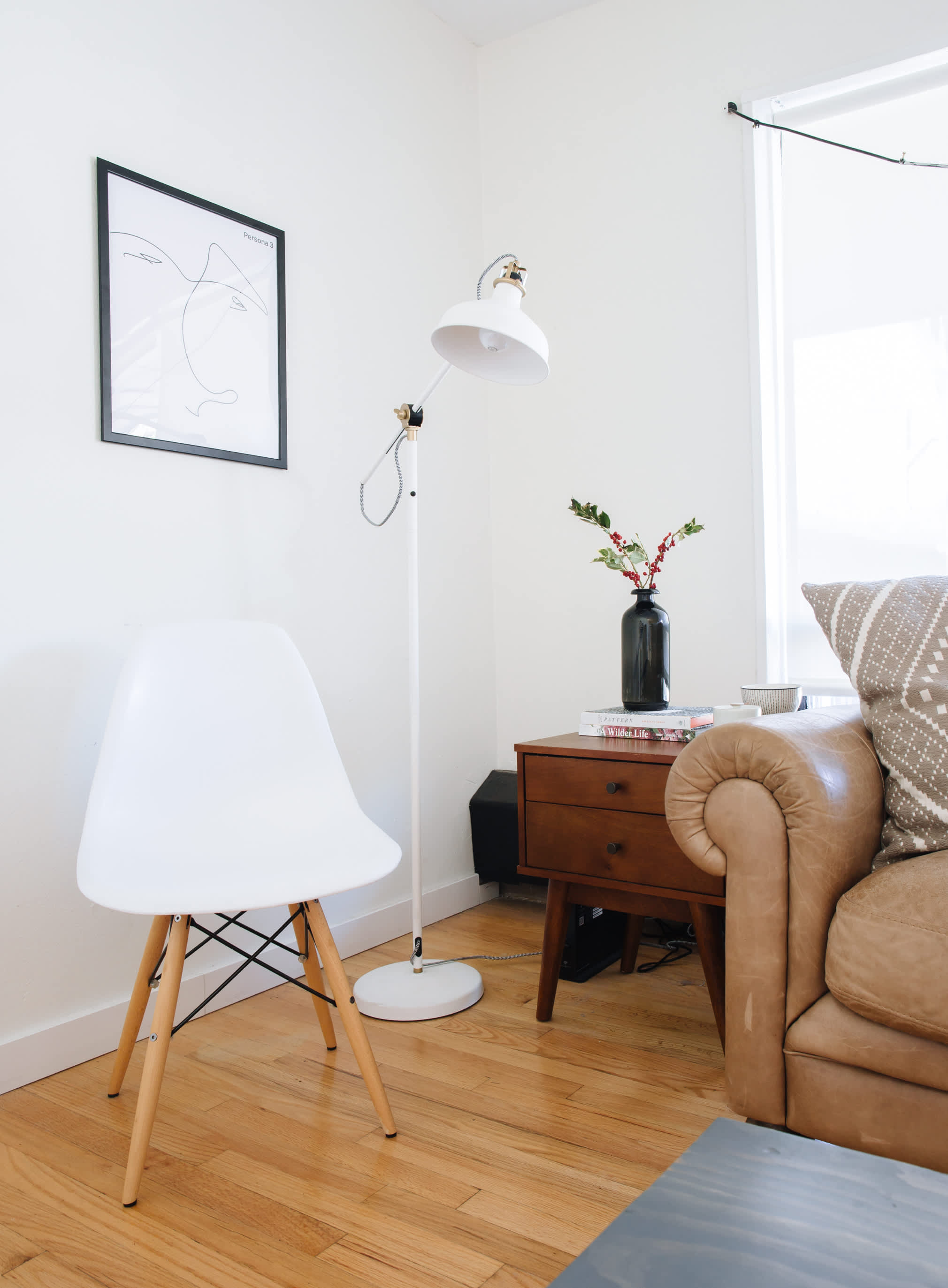 House Tour: A Simple Chic 550 Square Feet in Detroit | Apartment Therapy