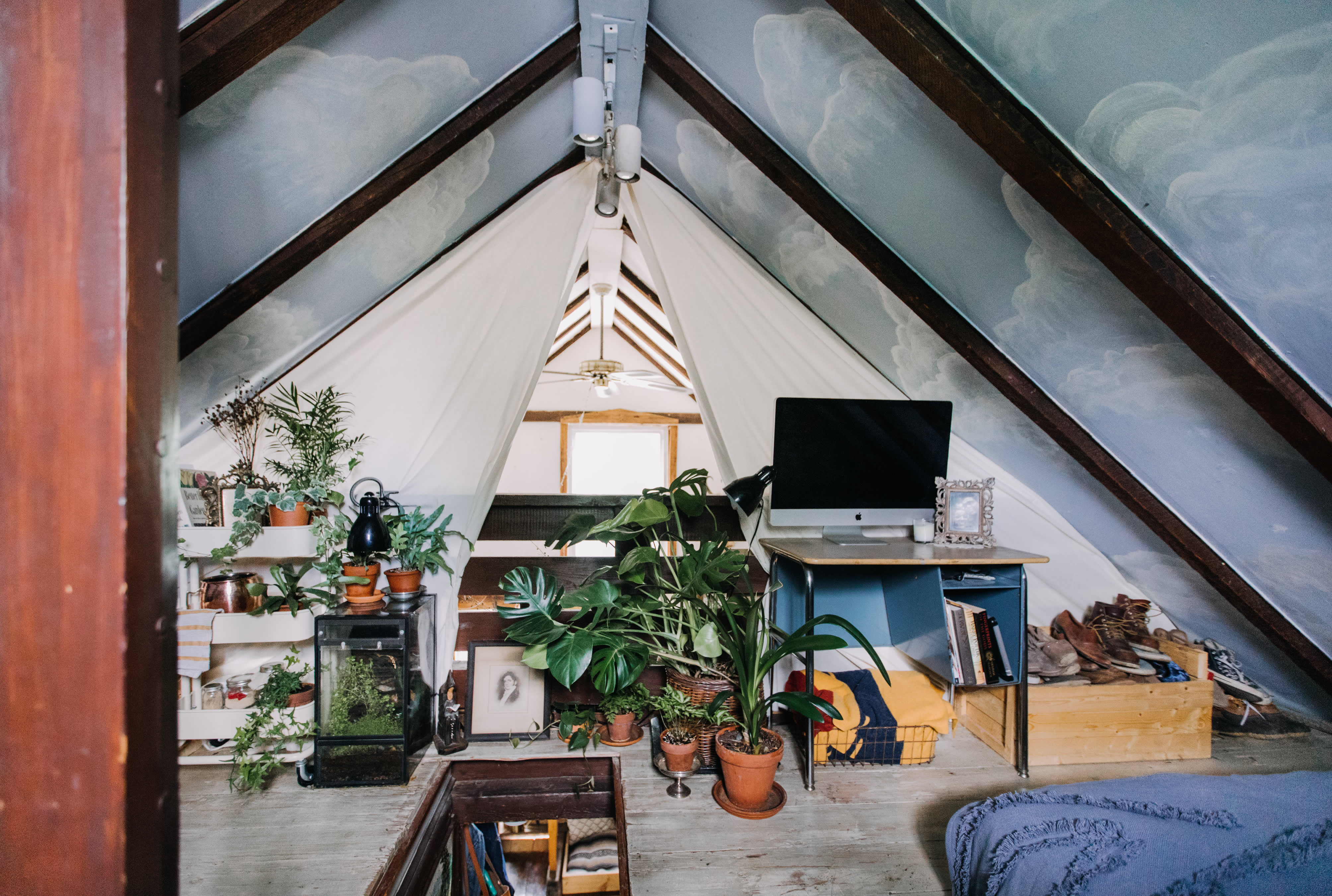 Tiny House Tour: A 370-Square-Foot Carriage House | Apartment Therapy