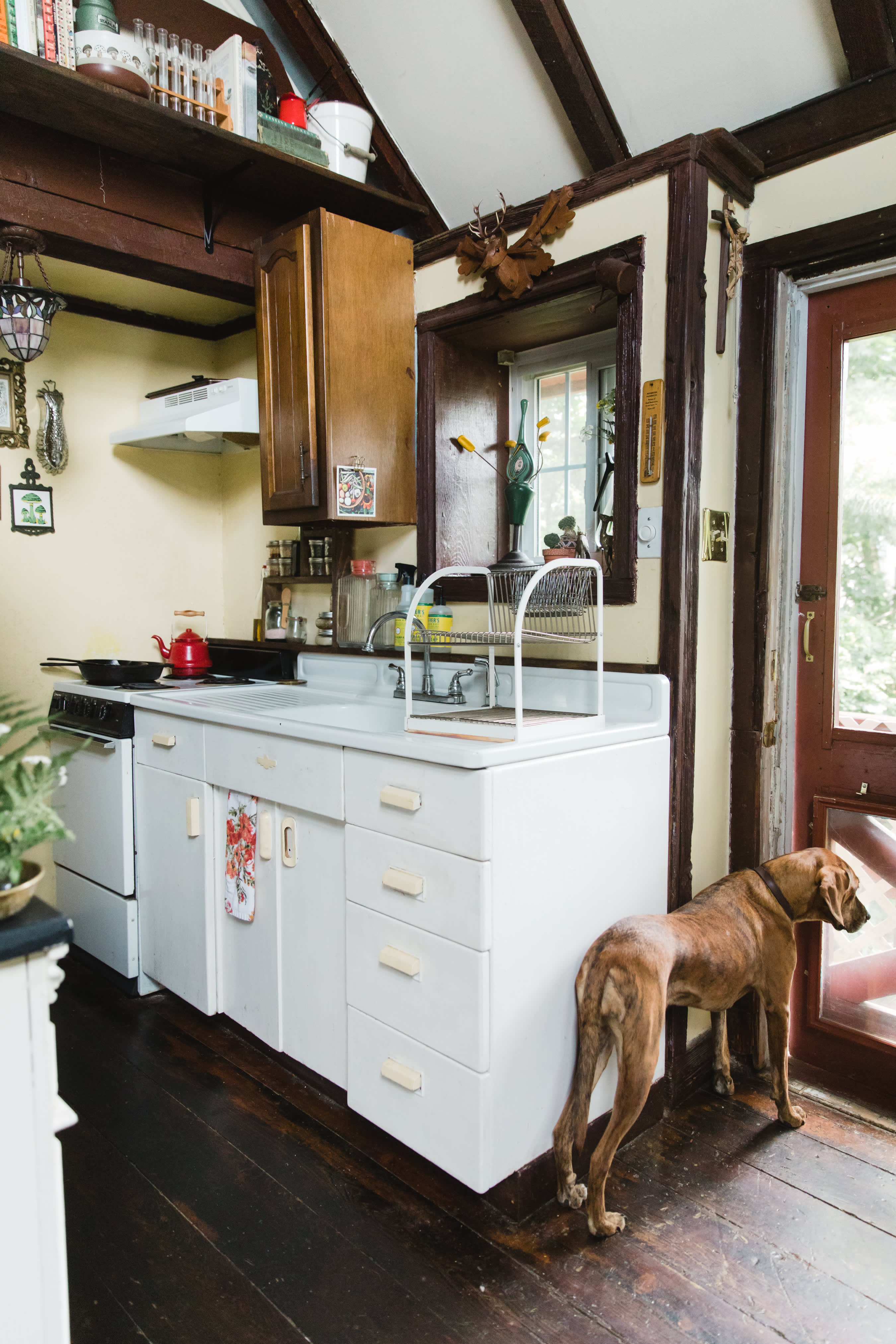 Tiny House Tour: A 370-Square-Foot Carriage House | Apartment Therapy