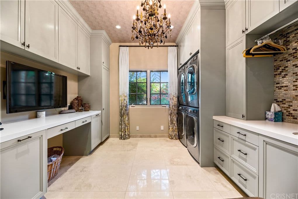 Kaley Cuoco LA House for Sale Photos | Apartment Therapy