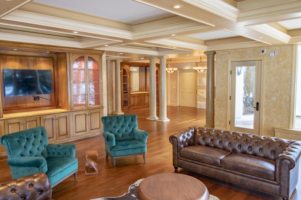 You Can Rent Reba McEntire's Former House for $3,000/Night | Apartment ...