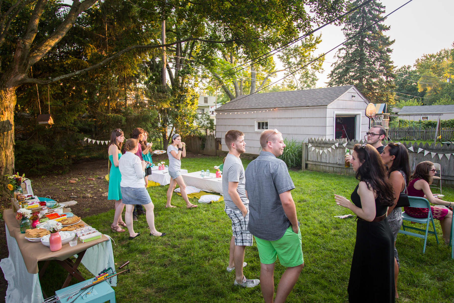 Everything You Need to Know for a Backyard S'mores Party | Kitchn