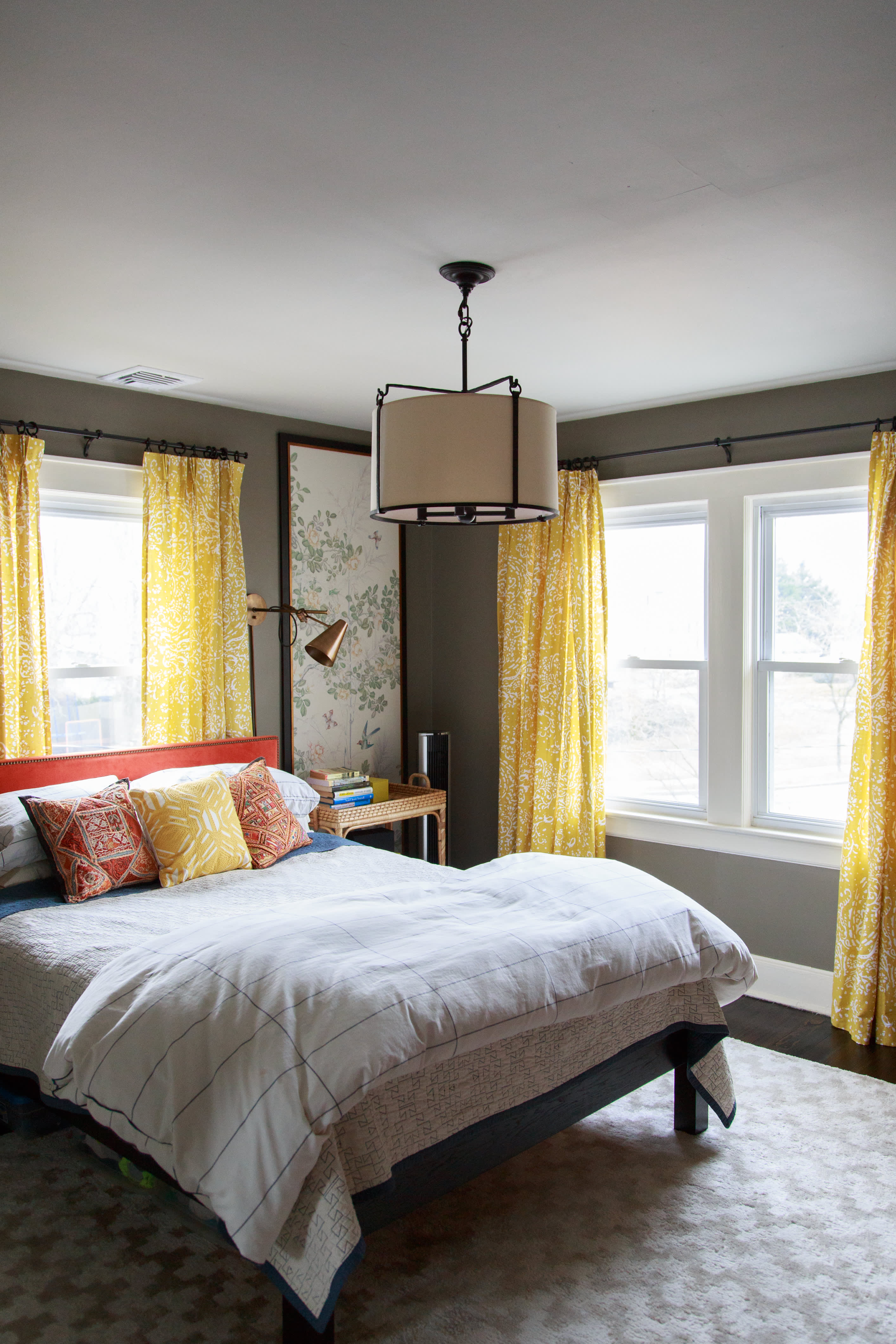 Pull It Off: Beds in Front of Windows | Apartment Therapy