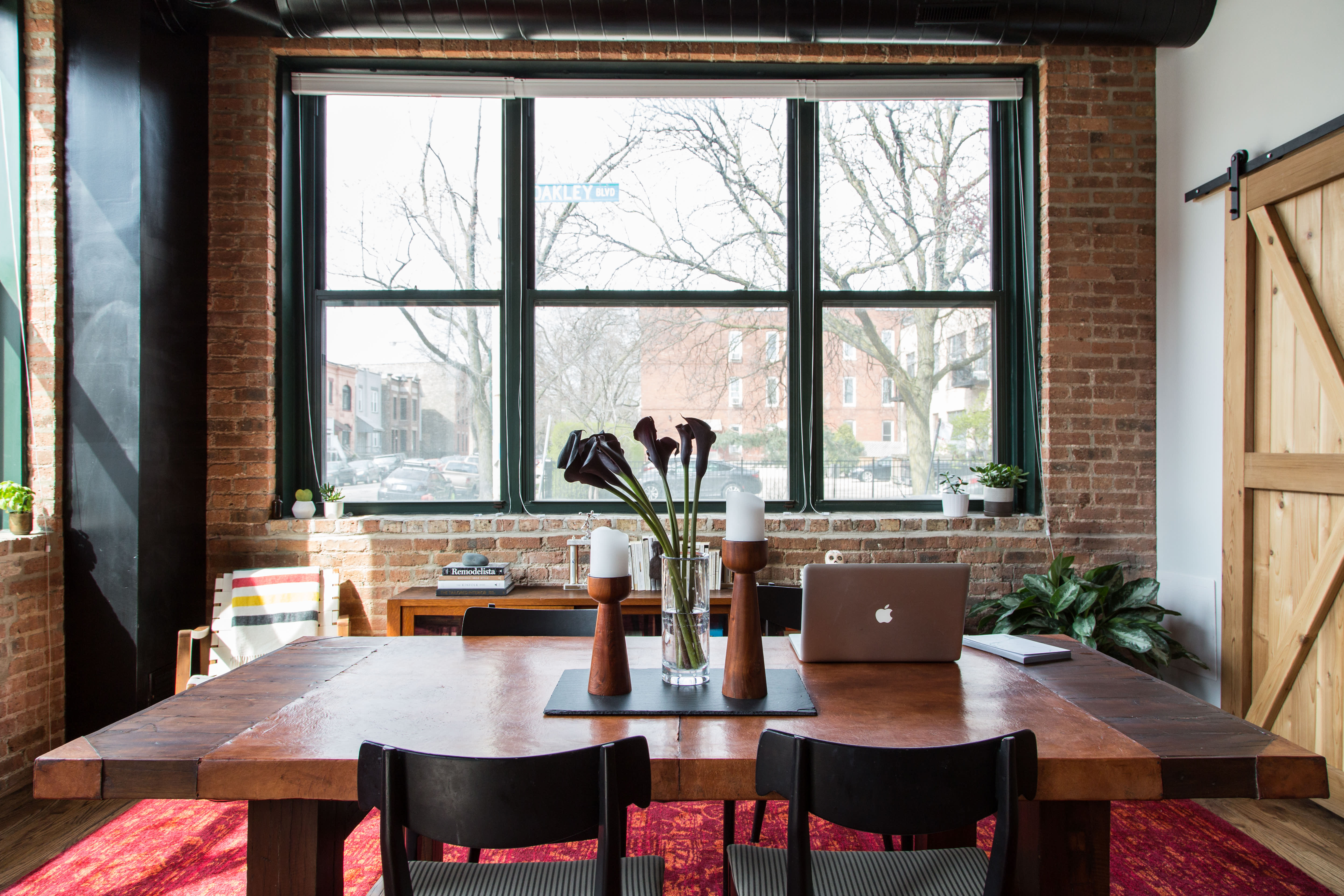 House Tour: A Remodeled Chicago Loft in a Former Factory | Apartment ...
