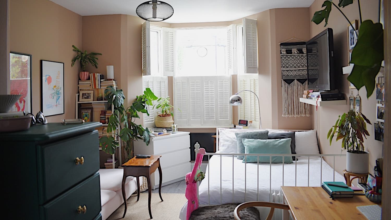 decorating small flat uk