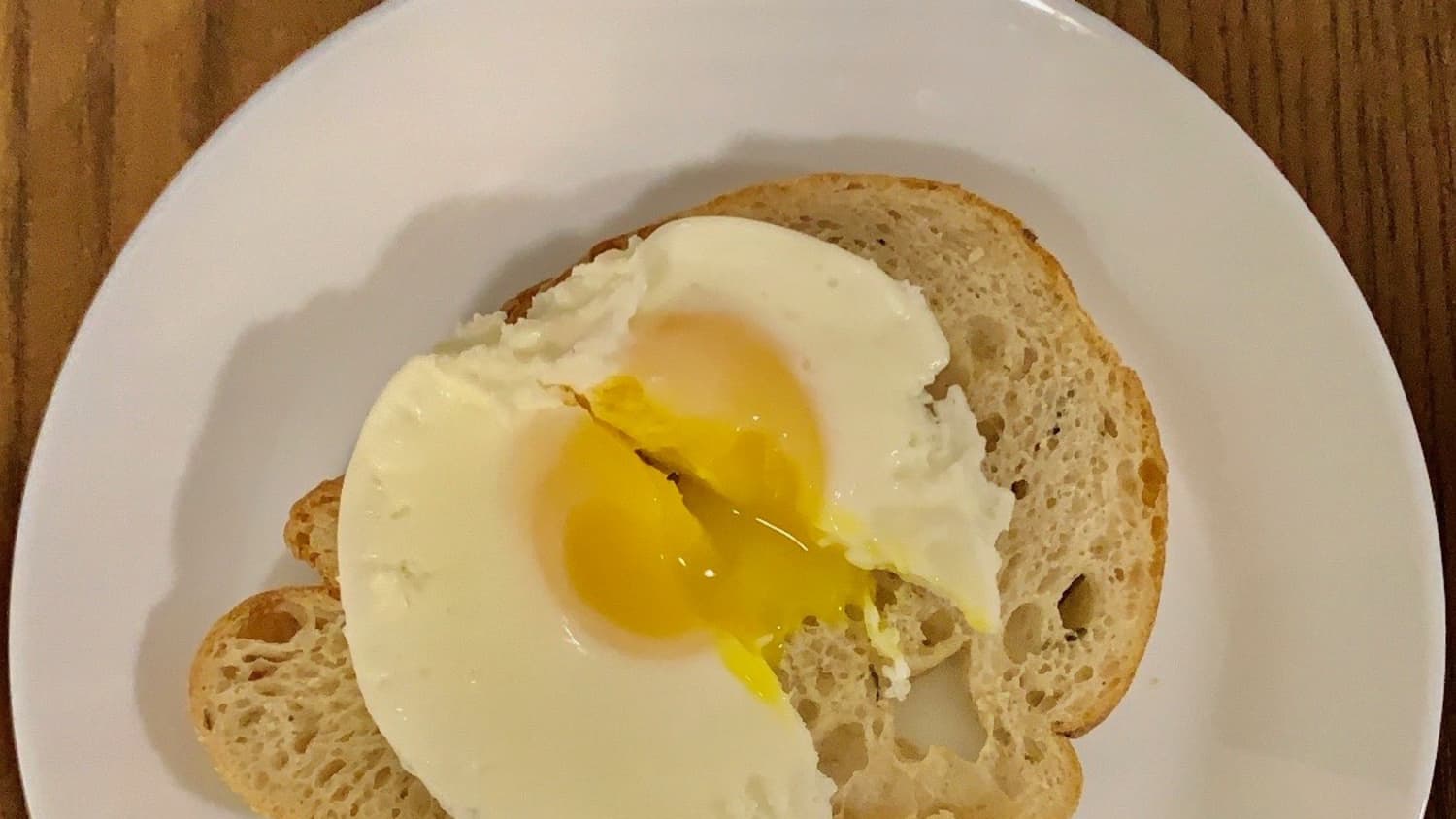 how to cook fried eggs in the microwave