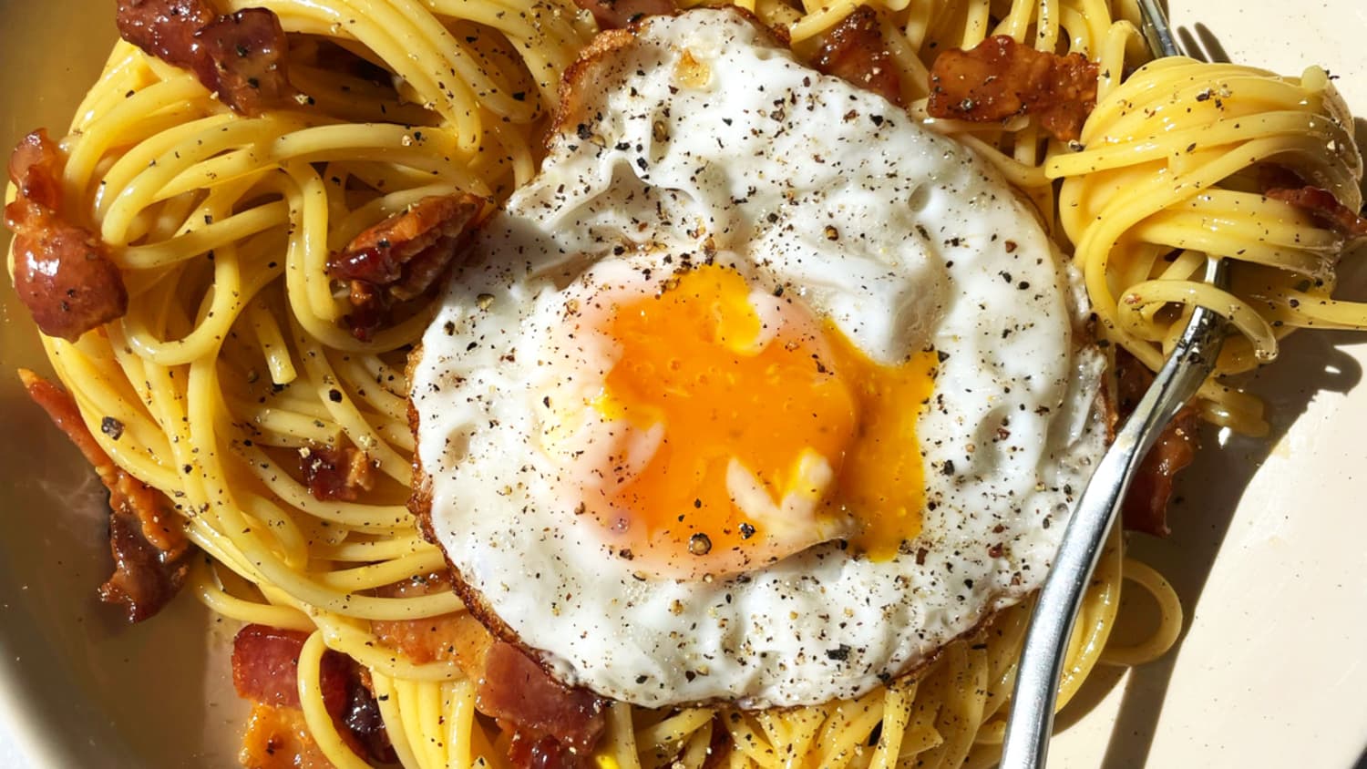 how to cook an egg in bacon grease