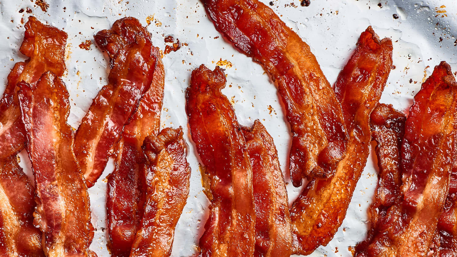 how to cook bacon between two baking trays