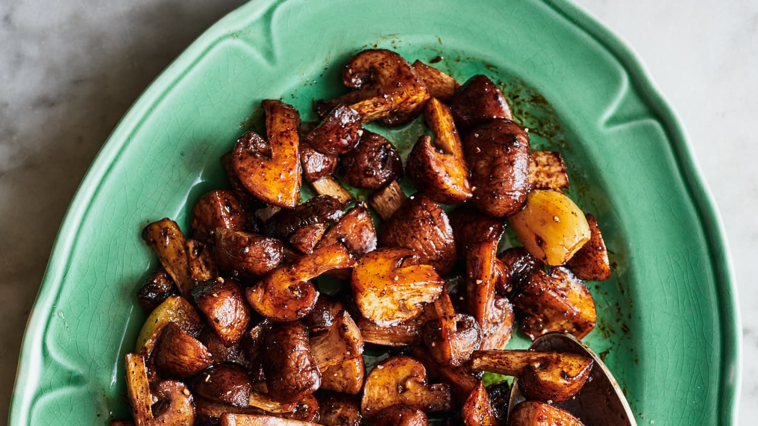 how long to cook sliced mushrooms in the oven