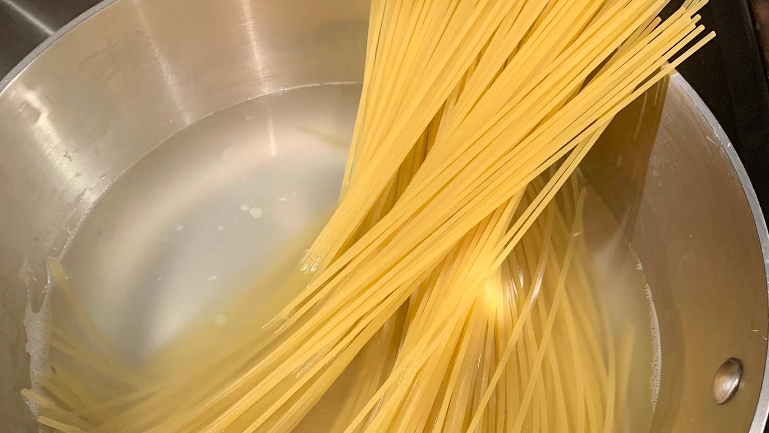 how to make pasta not sticky