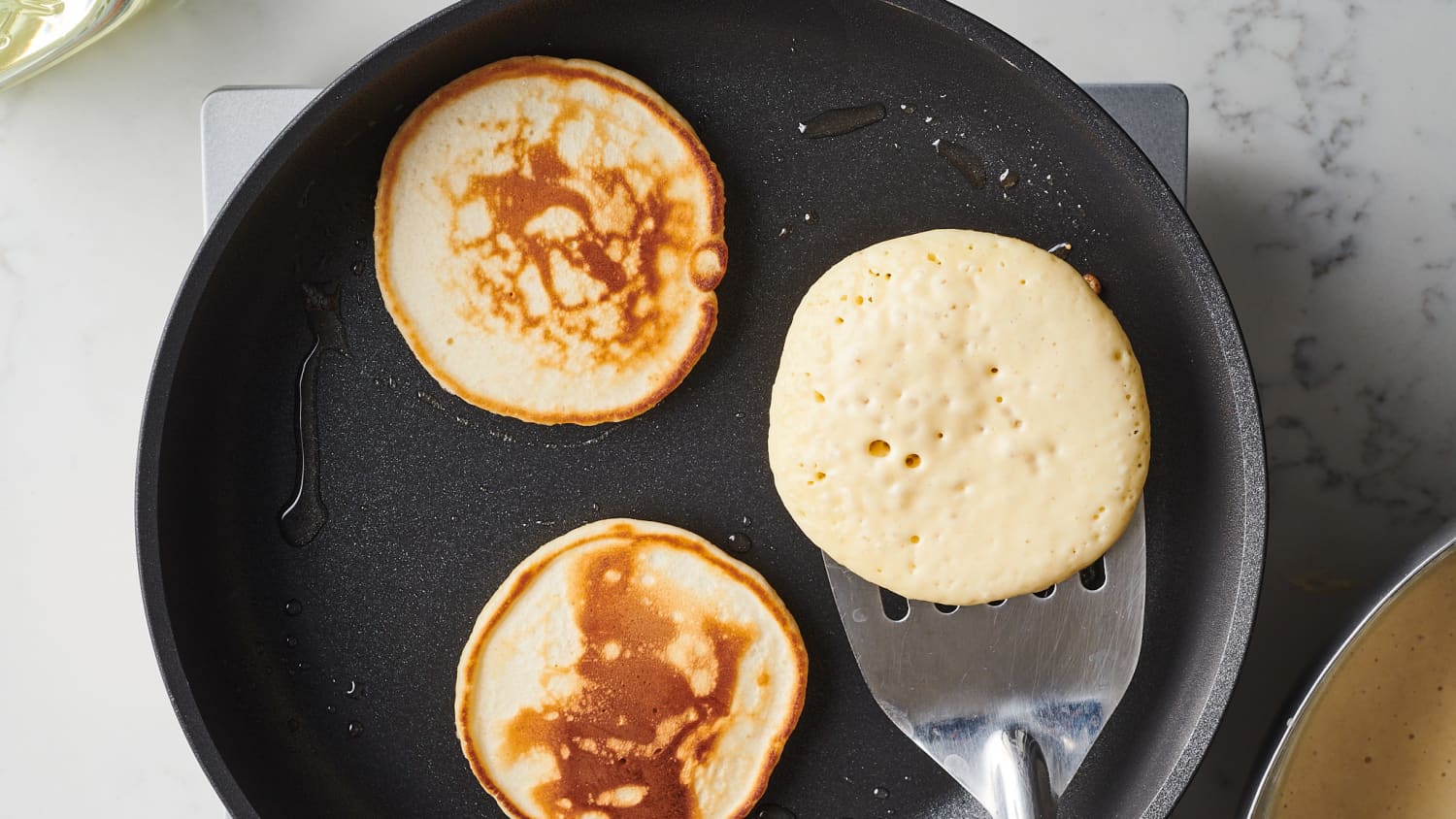 how to cook pancakes in a nonstick pan