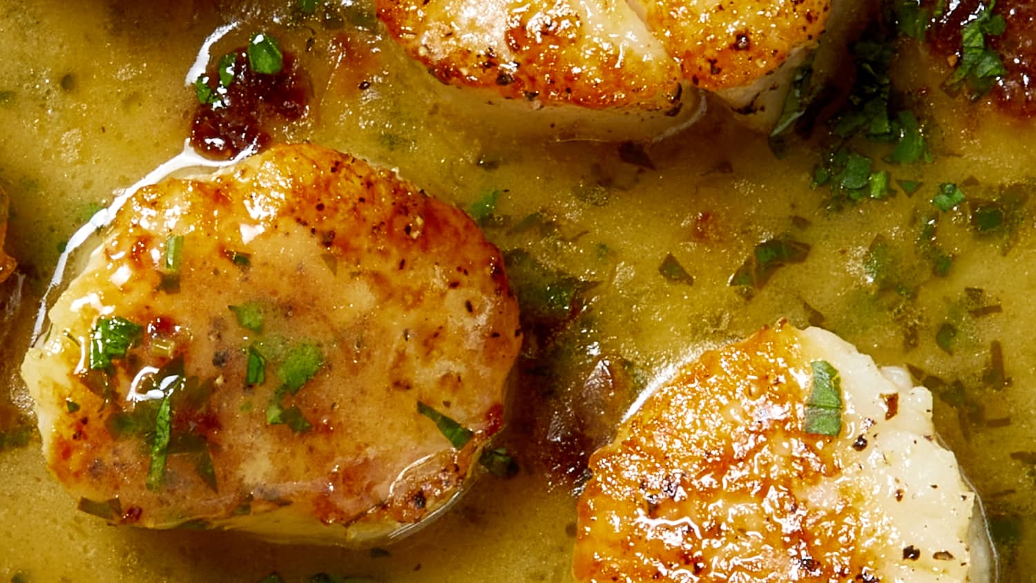 how to cook scallops in garlic butter