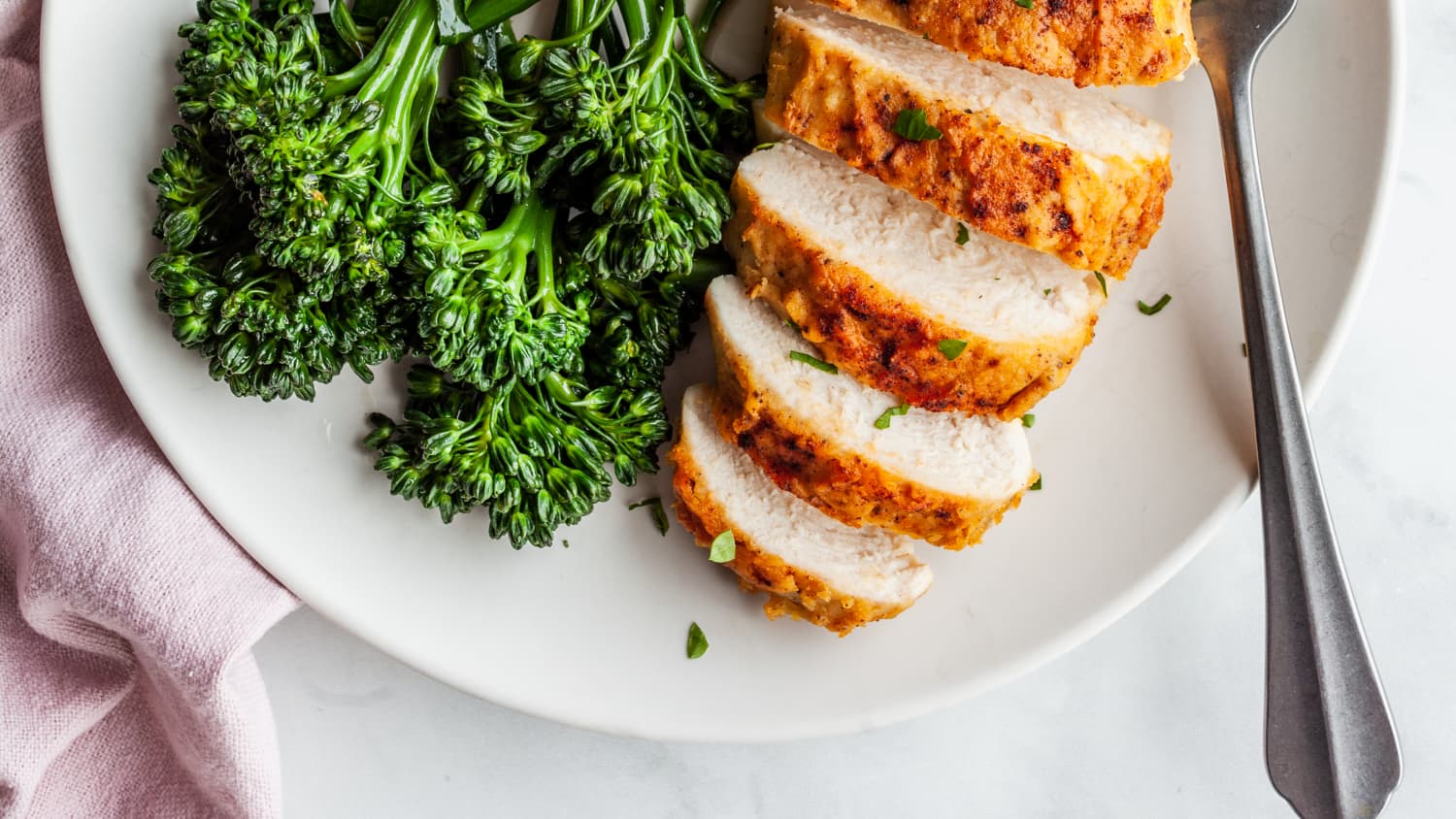 how to make hummus crusted chicken