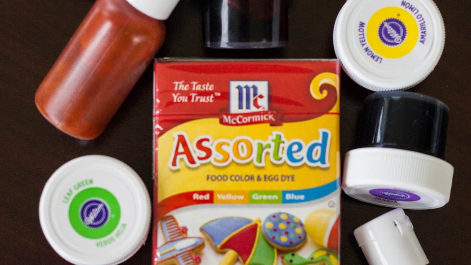 can expired food coloring make you sick