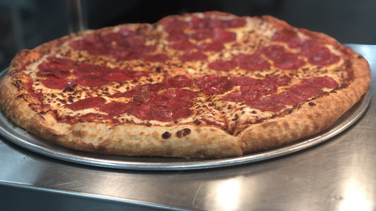 Costco Pizza The Secret To Costco's Delicious Pizza Is A