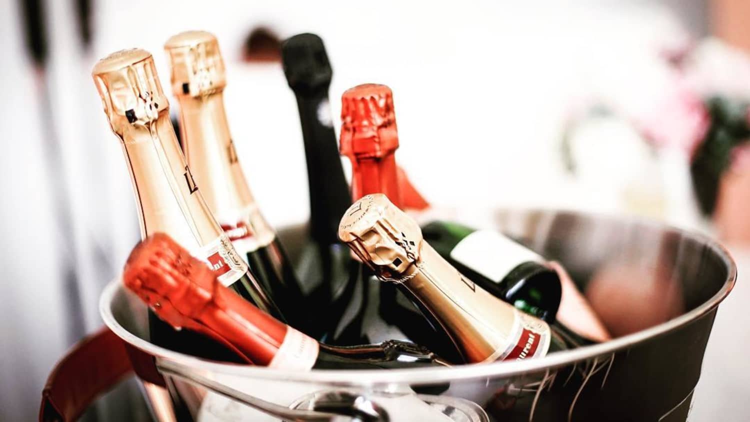 How To Open A Champagne Bottle 9 Easy Steps To Opening Sparkling Wine