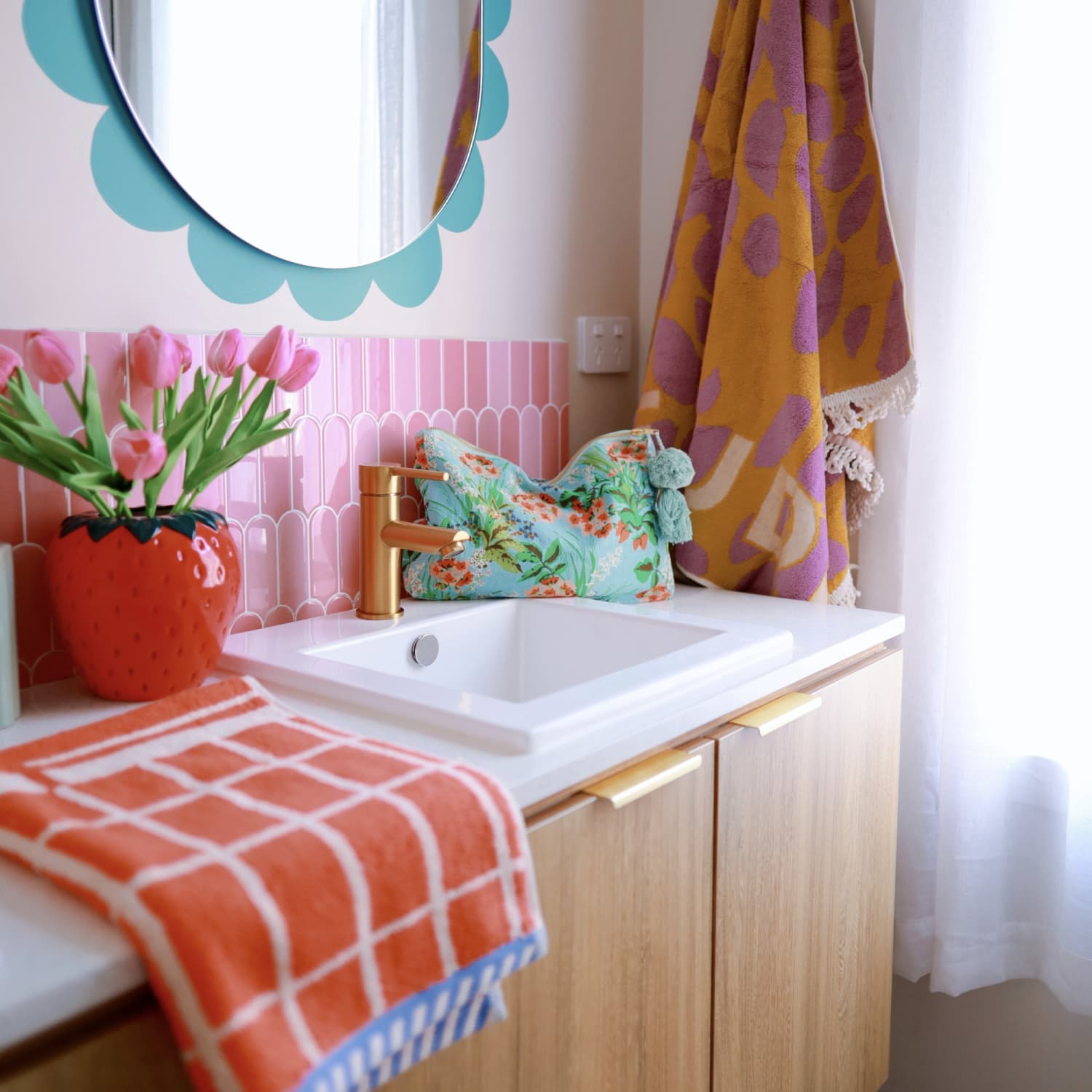 bathroom decor pink