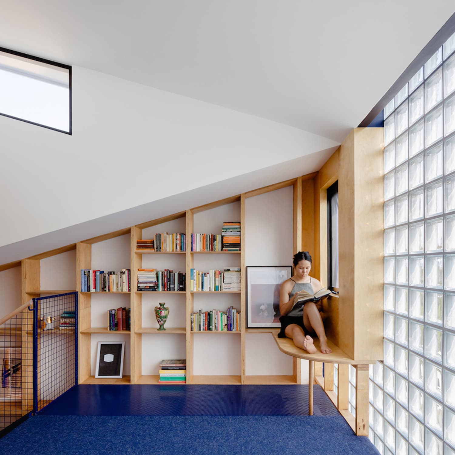 This Glass Block House Modernizes The '80s Design Trend, 60% OFF