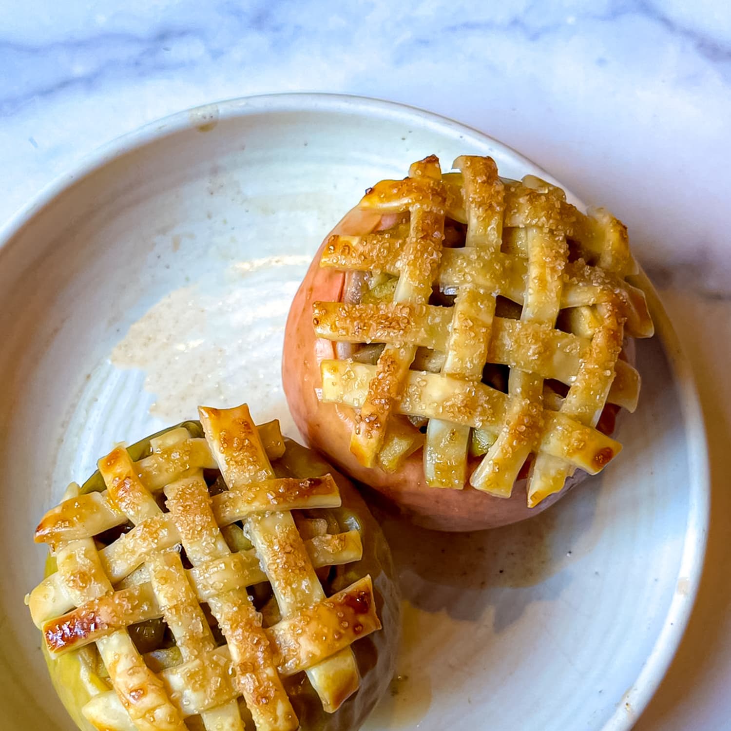 how to bake an apple pie in the oven