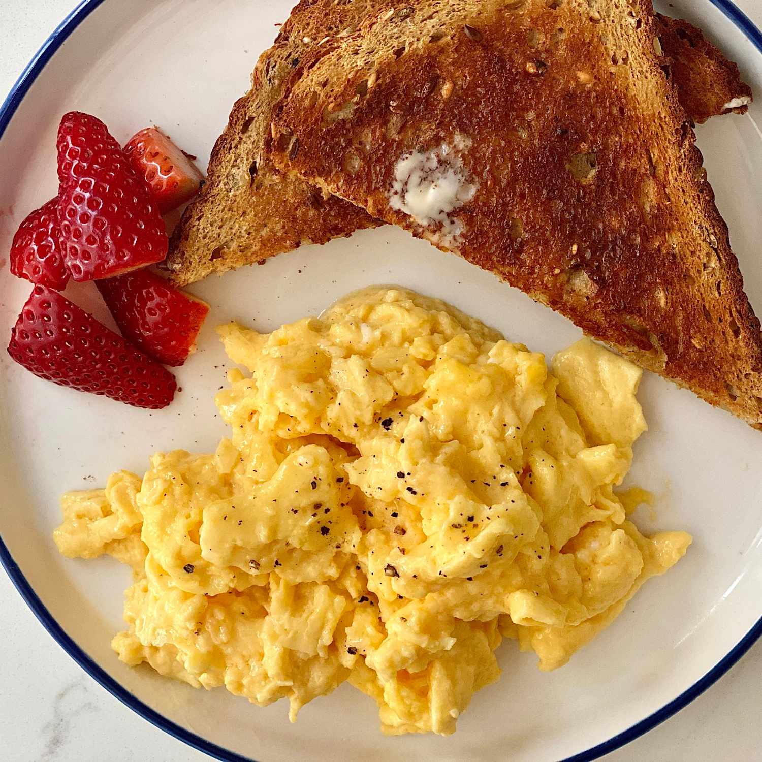 how to cook scrambled eggs uk