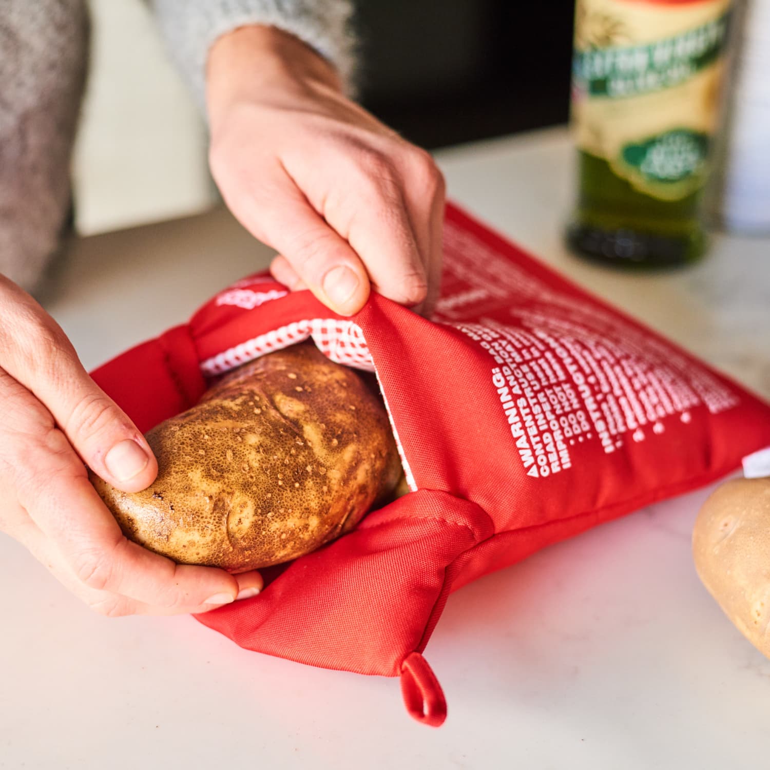 how to cook a potato in the microwave in a plastic bag