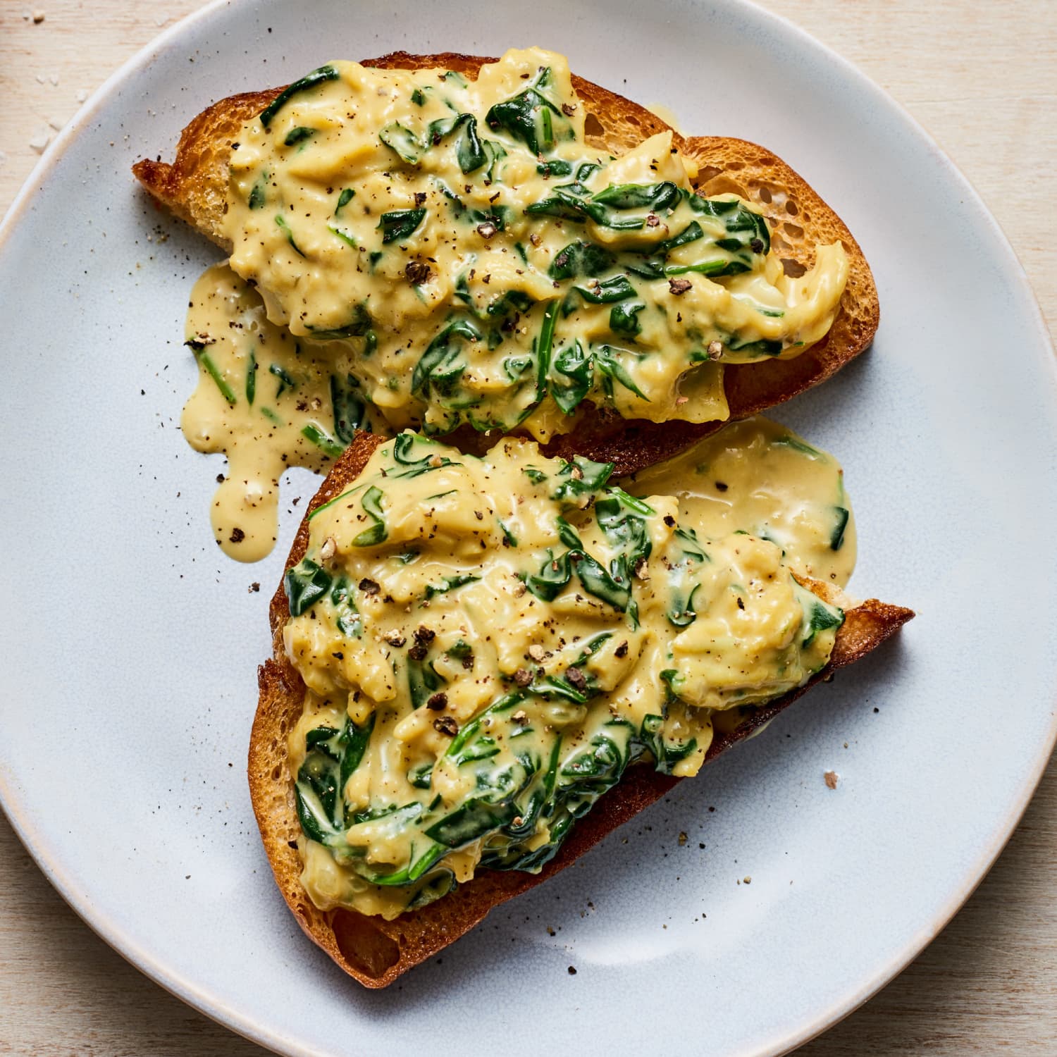 how to cook eggs with spinach