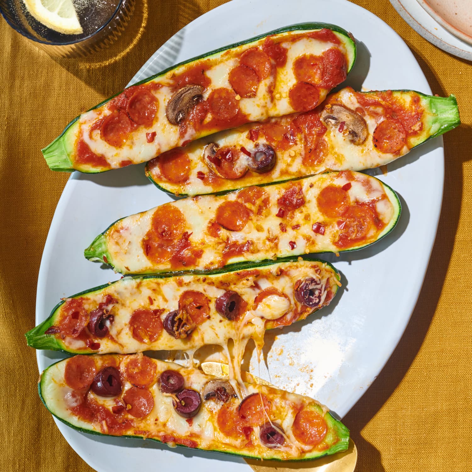 how to make pizza zucchini boats