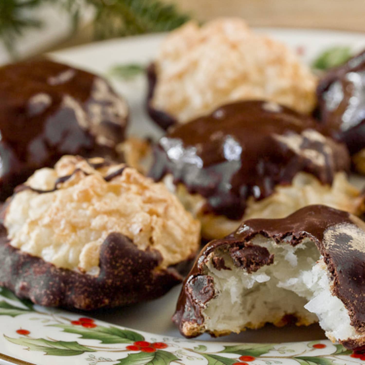 how to make chocolate dipped macaroons