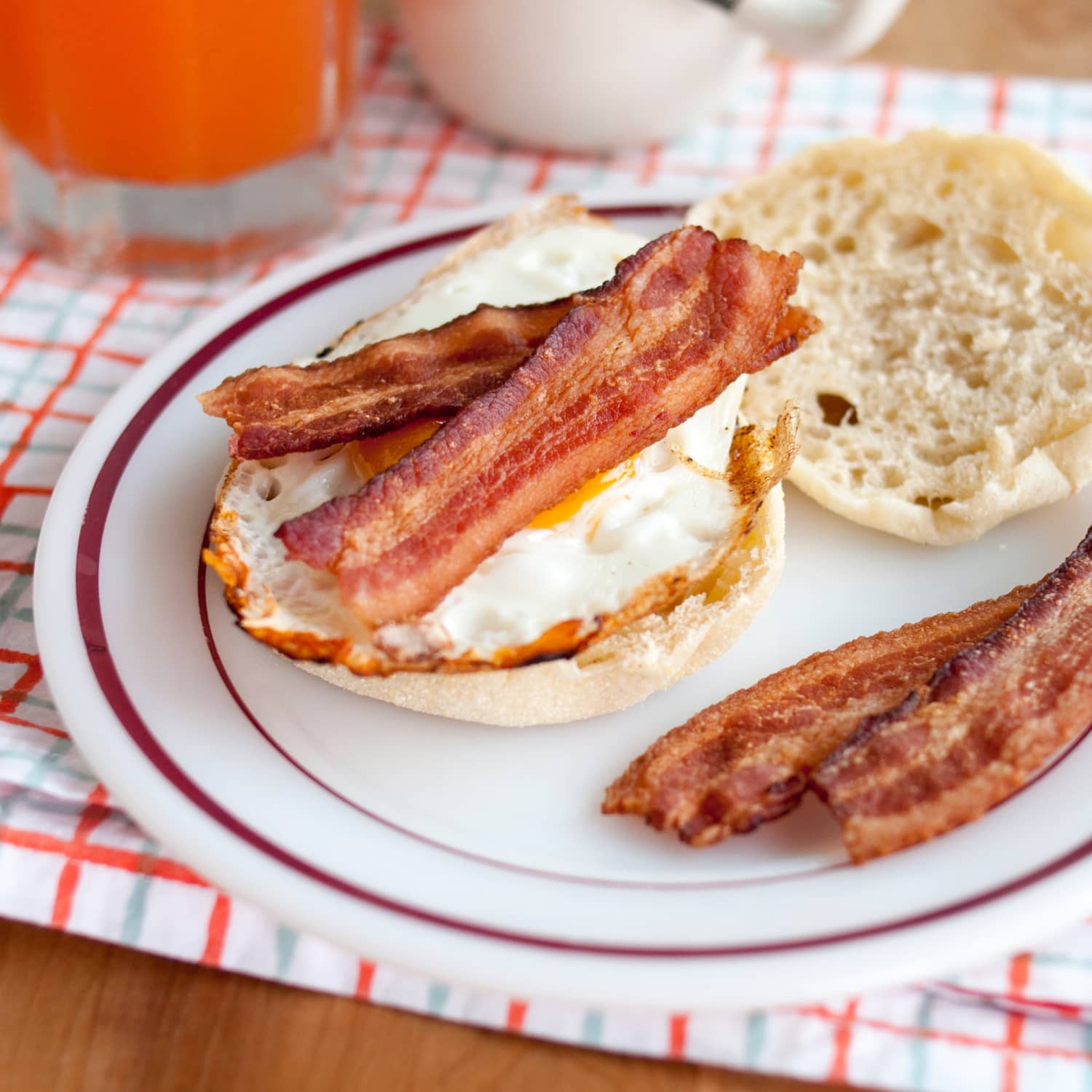 how to cook bacon in the microwave
