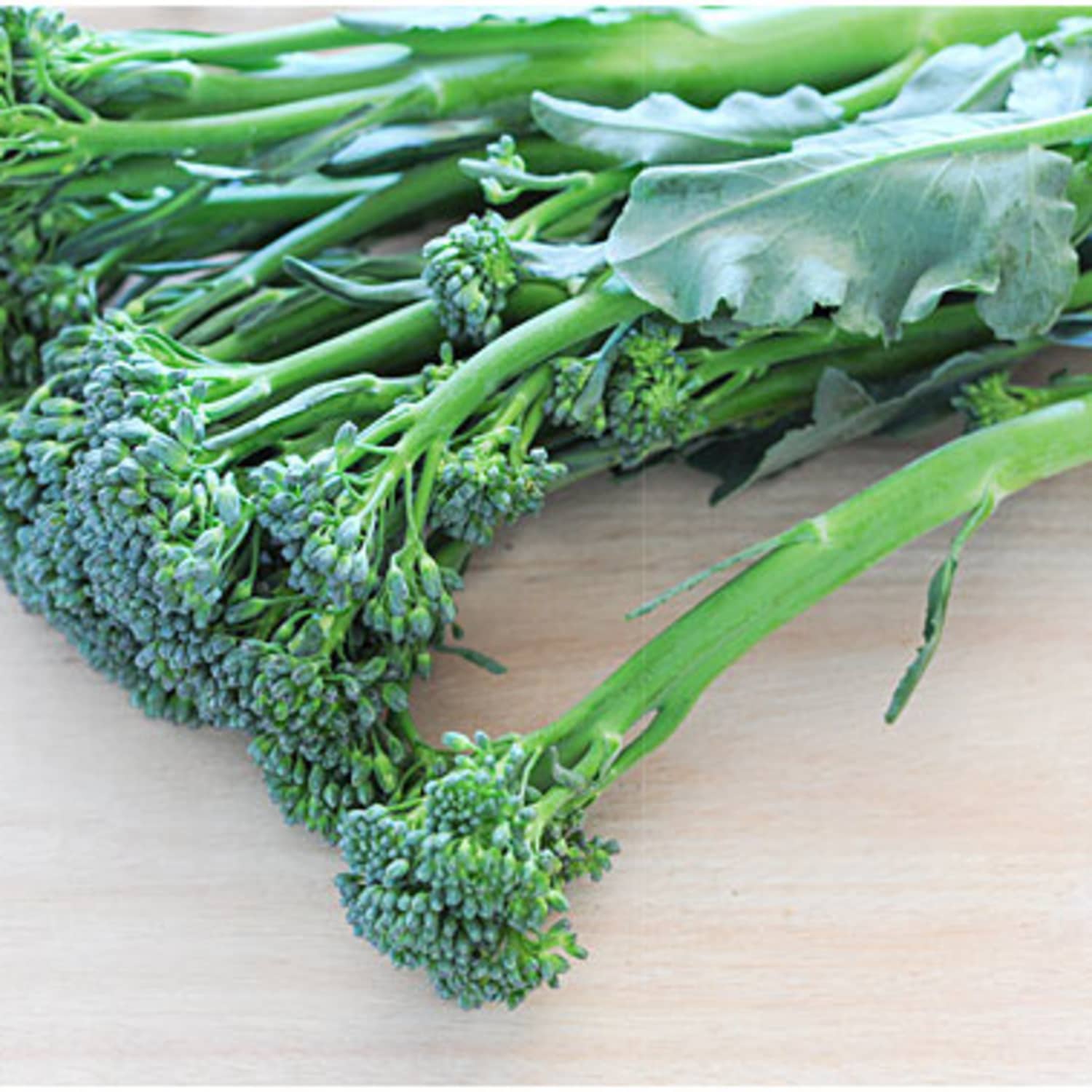 broccoli flower clusters raw