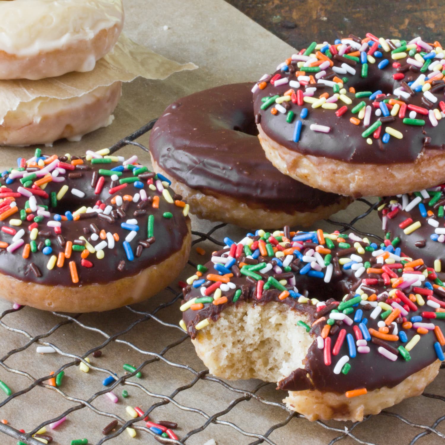 how to make doughnuts chocolate glaze