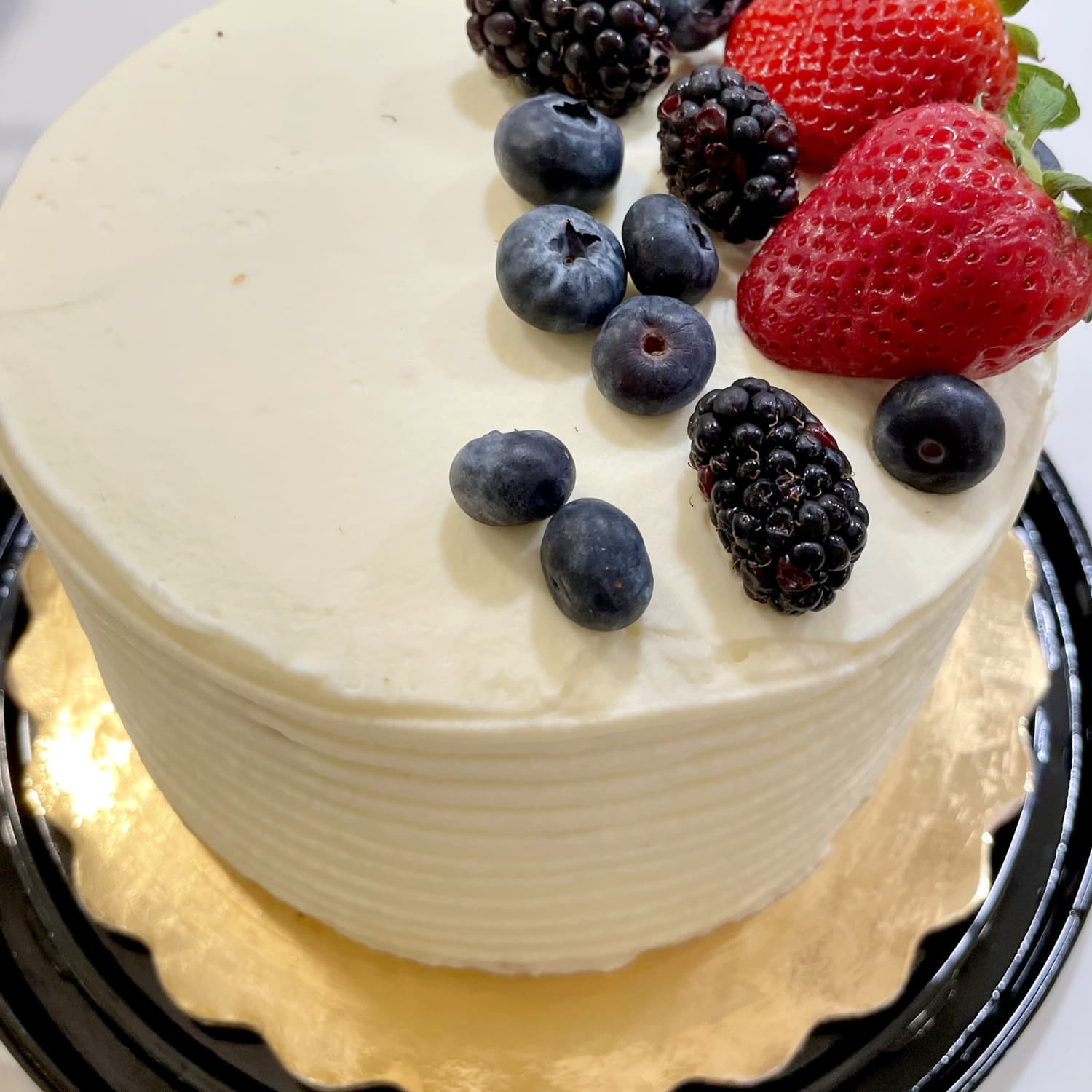 Berry chantilly wedding cake 60 photos - Astyledwedding.com