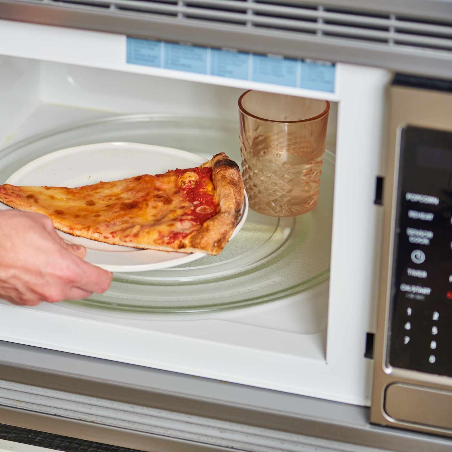 How To Cook A Party Pizza In The Microwave