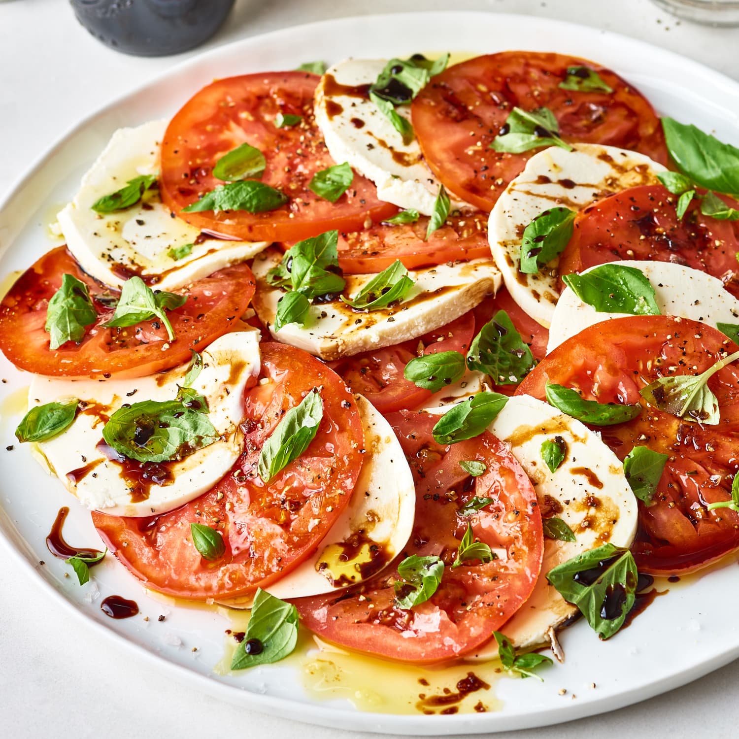 Caprese – Bí Quyết Làm Món Salad Ý Đơn Giản Nhưng Tinh Tế
