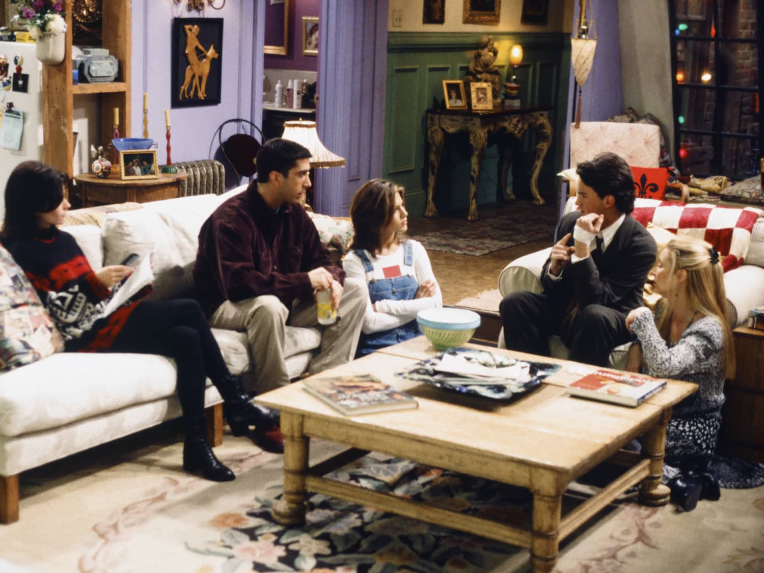 3 friends living together